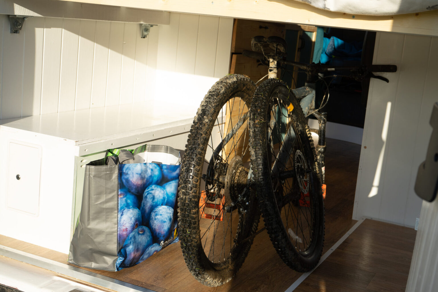 Rhapsody: A Beautiful 4 Berth Off Grid Citroen Relay Conversion ...