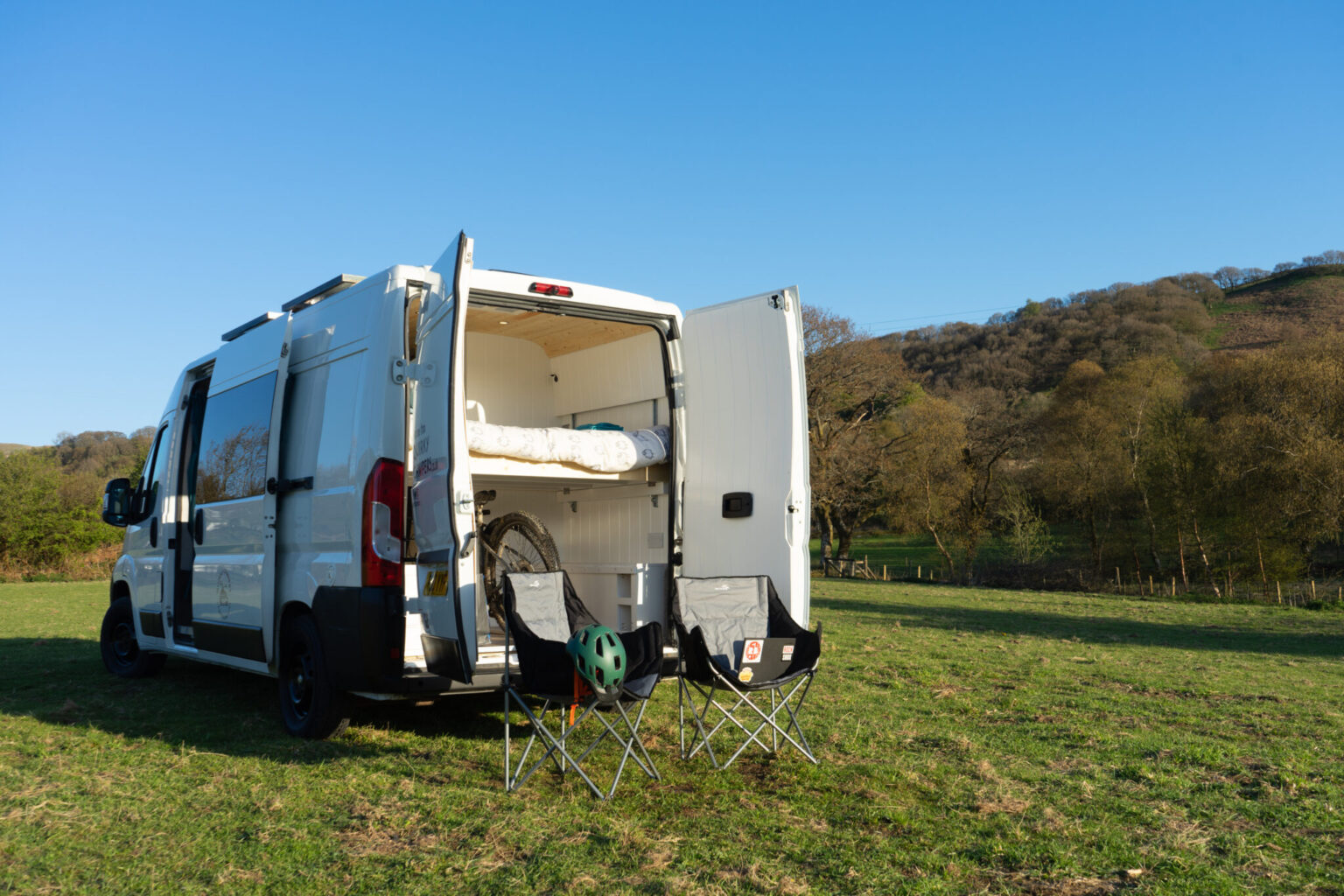 Rhapsody: A Beautiful 4 Berth Off Grid Citroen Relay Conversion ...