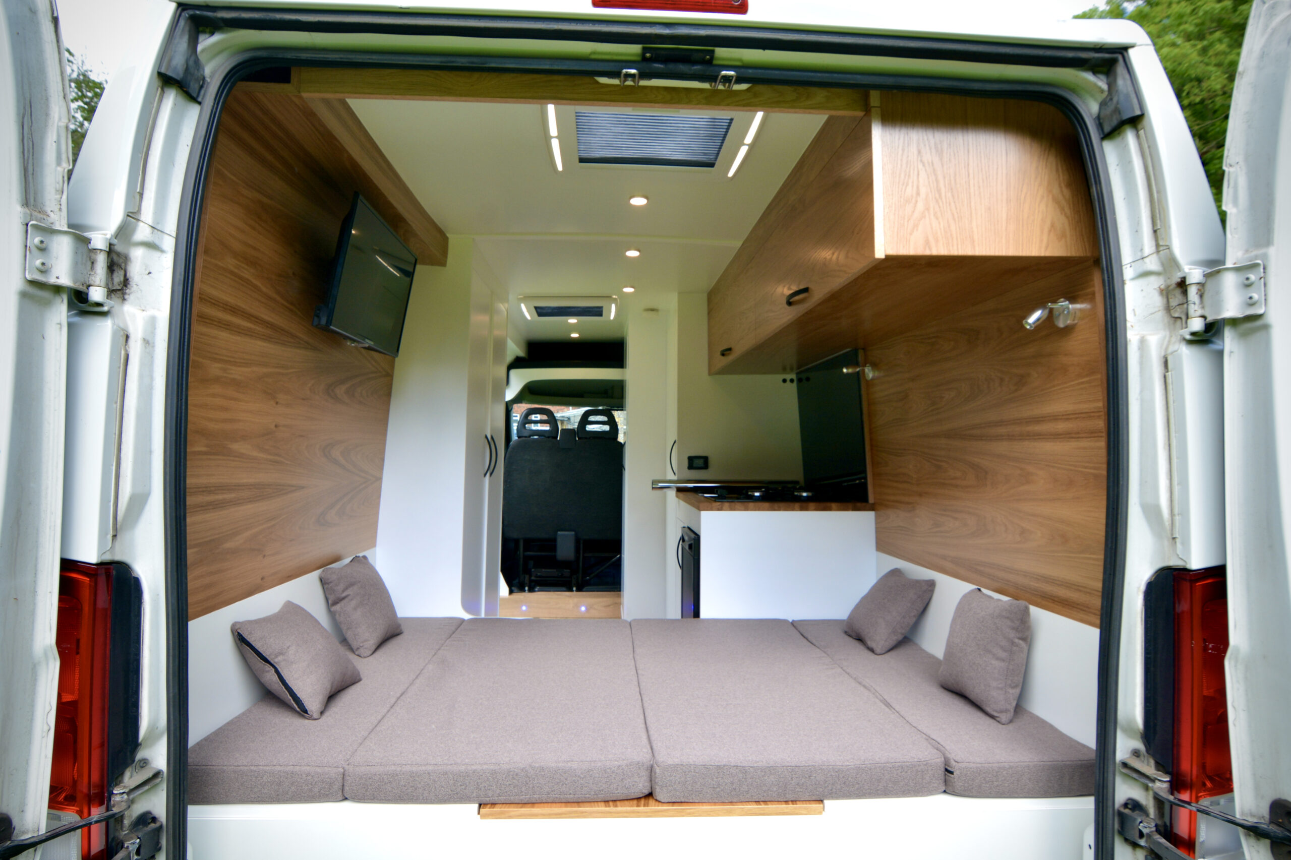 NEW Citroen Relay L3H2 2018 (SHOWER, TV, KITCHEN, FOLDING BED SET UP ...