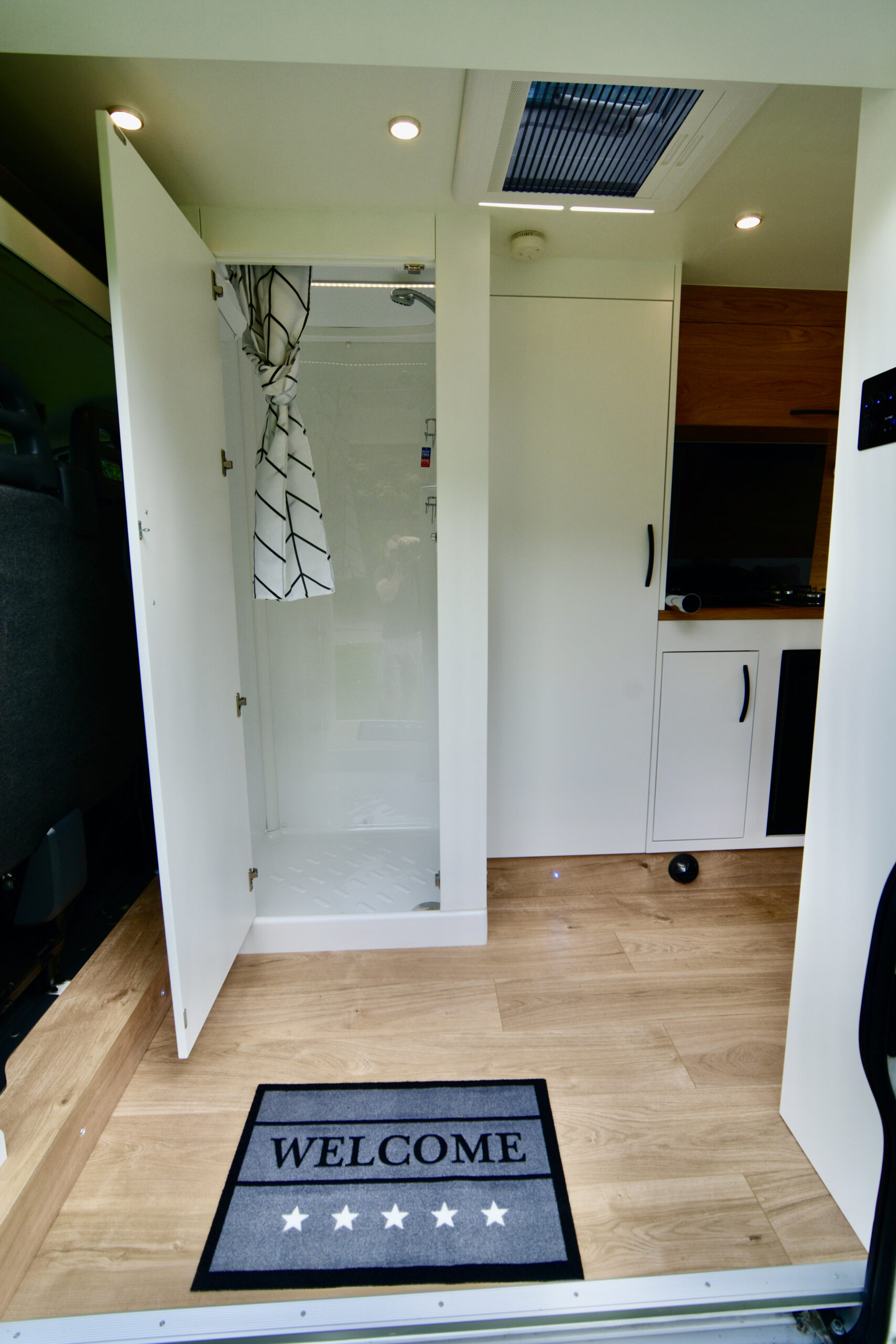 NEW Citroen Relay L3H2 2018 (SHOWER, TV, KITCHEN, FOLDING BED SET UP ...