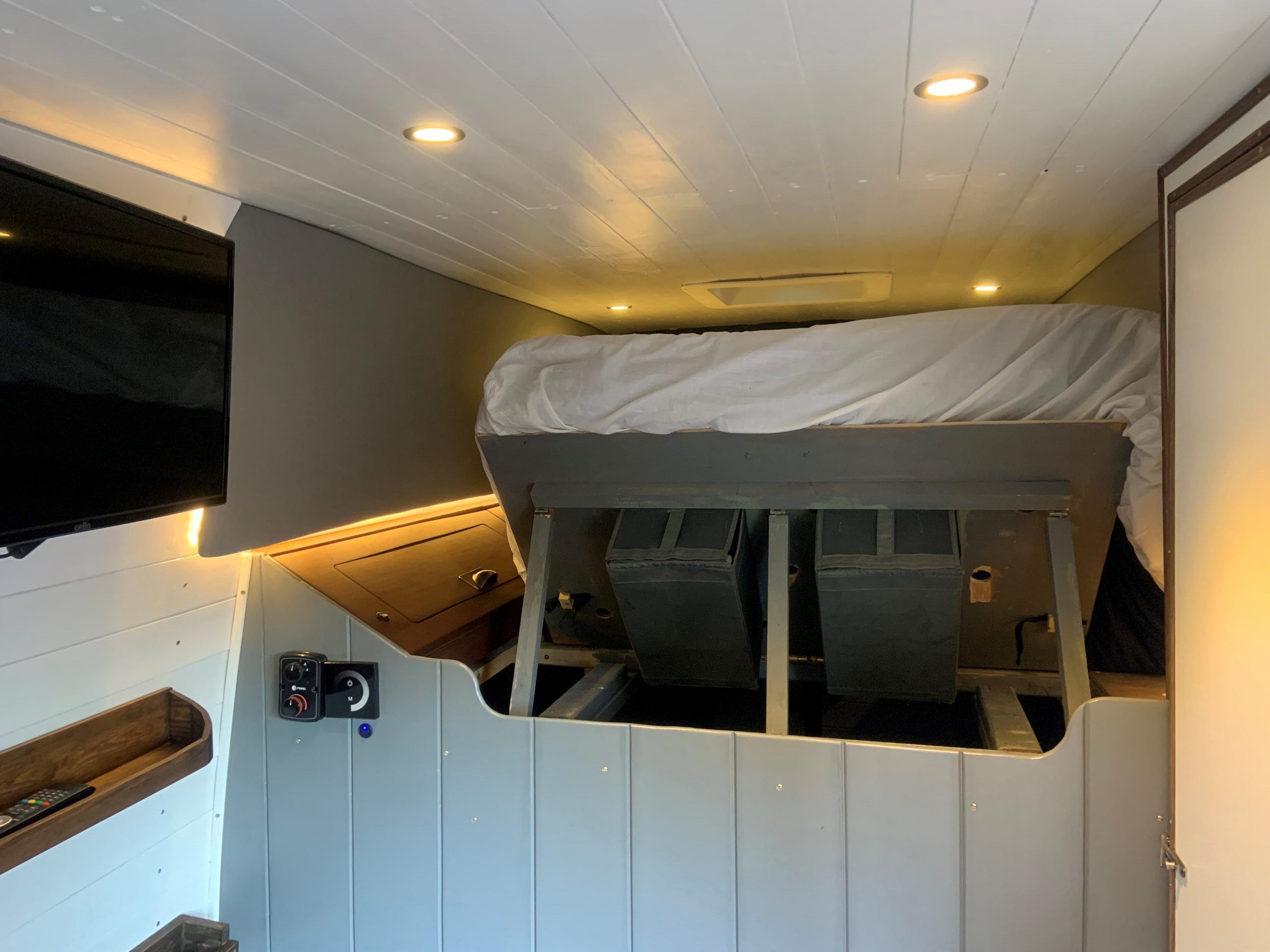 High Spec Fully Off Grid Ford Transit MK7 | Quirky Campers