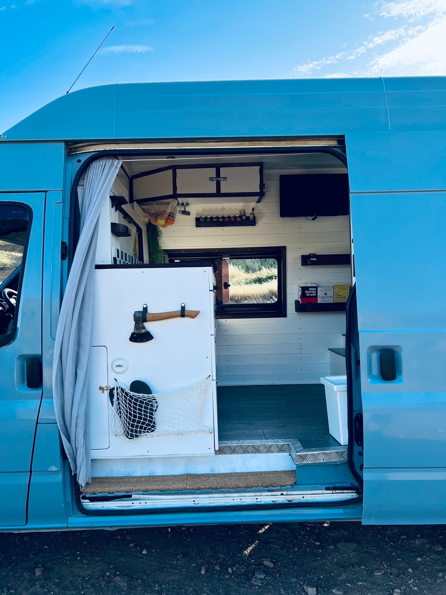 High Spec Fully Off Grid Ford Transit MK7 | Quirky Campers