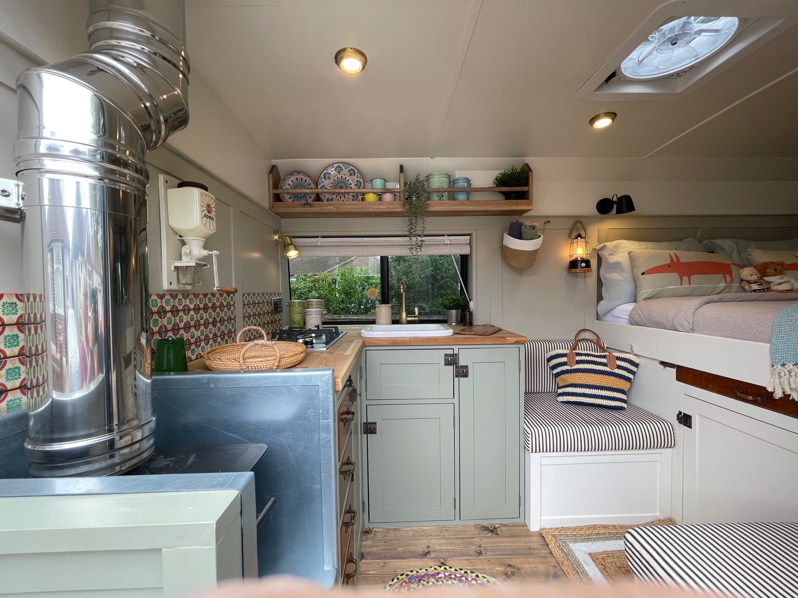 PROFESSIONALLY BUILT OFF GRID CAMPER ALL SEASON LIVING | Quirky Campers