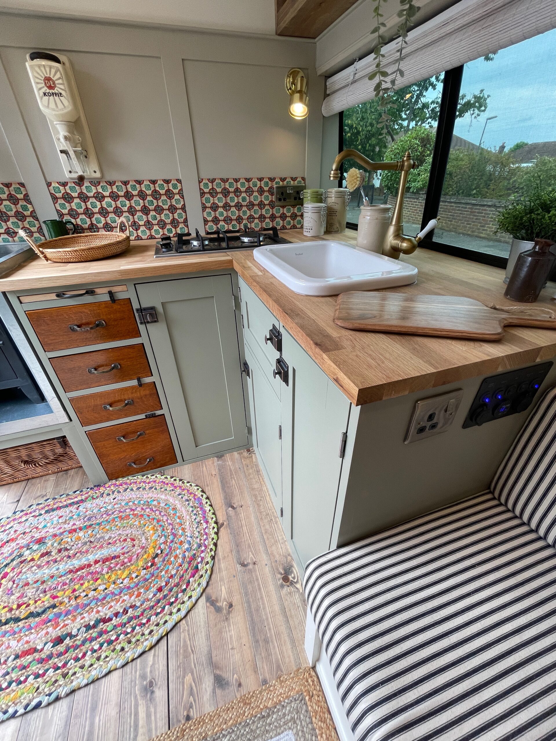 PROFESSIONALLY BUILT OFF GRID CAMPER ALL SEASON LIVING | Quirky Campers