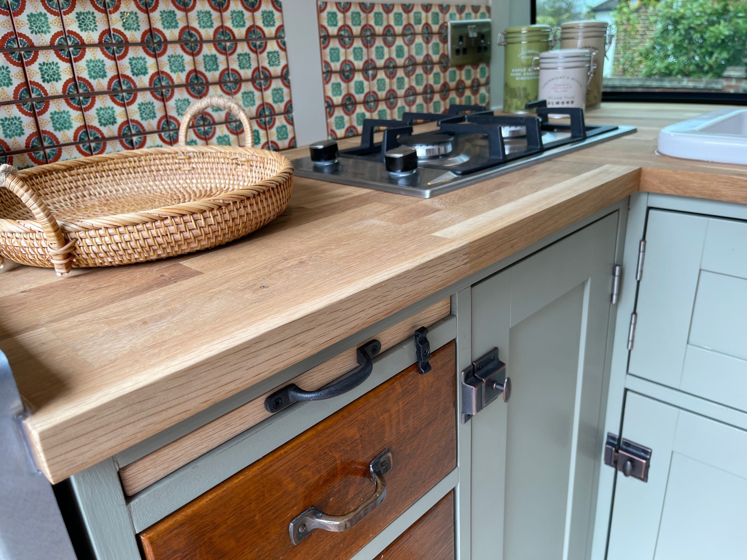 PROFESSIONALLY BUILT OFF GRID CAMPER ALL SEASON LIVING | Quirky Campers