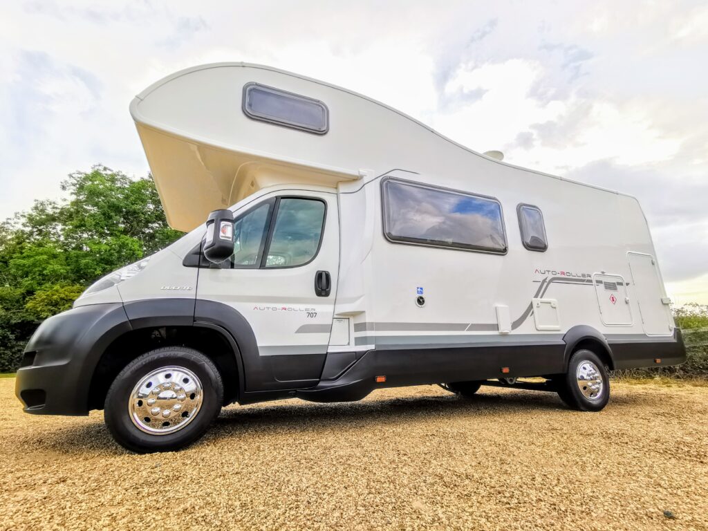 LUXURY MOTORHOME CAMPERVAN, 6/7 BERTH, FULL MOT, IMMACULATE, BEAUTIFUL ...