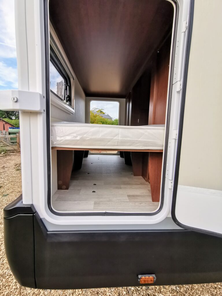 LUXURY MOTORHOME CAMPERVAN, 6/7 BERTH, FULL MOT, IMMACULATE, BEAUTIFUL ...