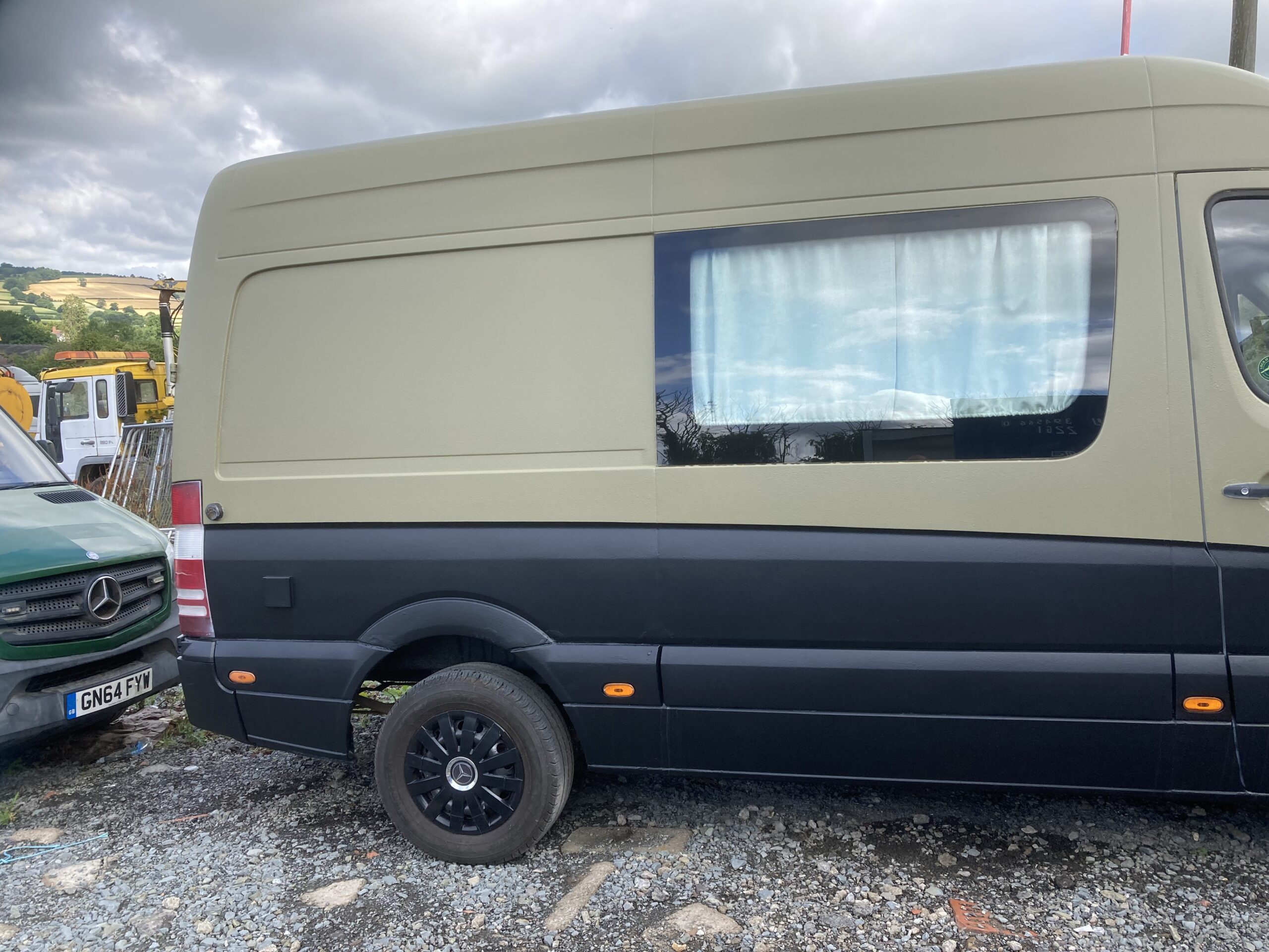 Mercedes’ sprinter 3 berth camper van | Quirky Campers