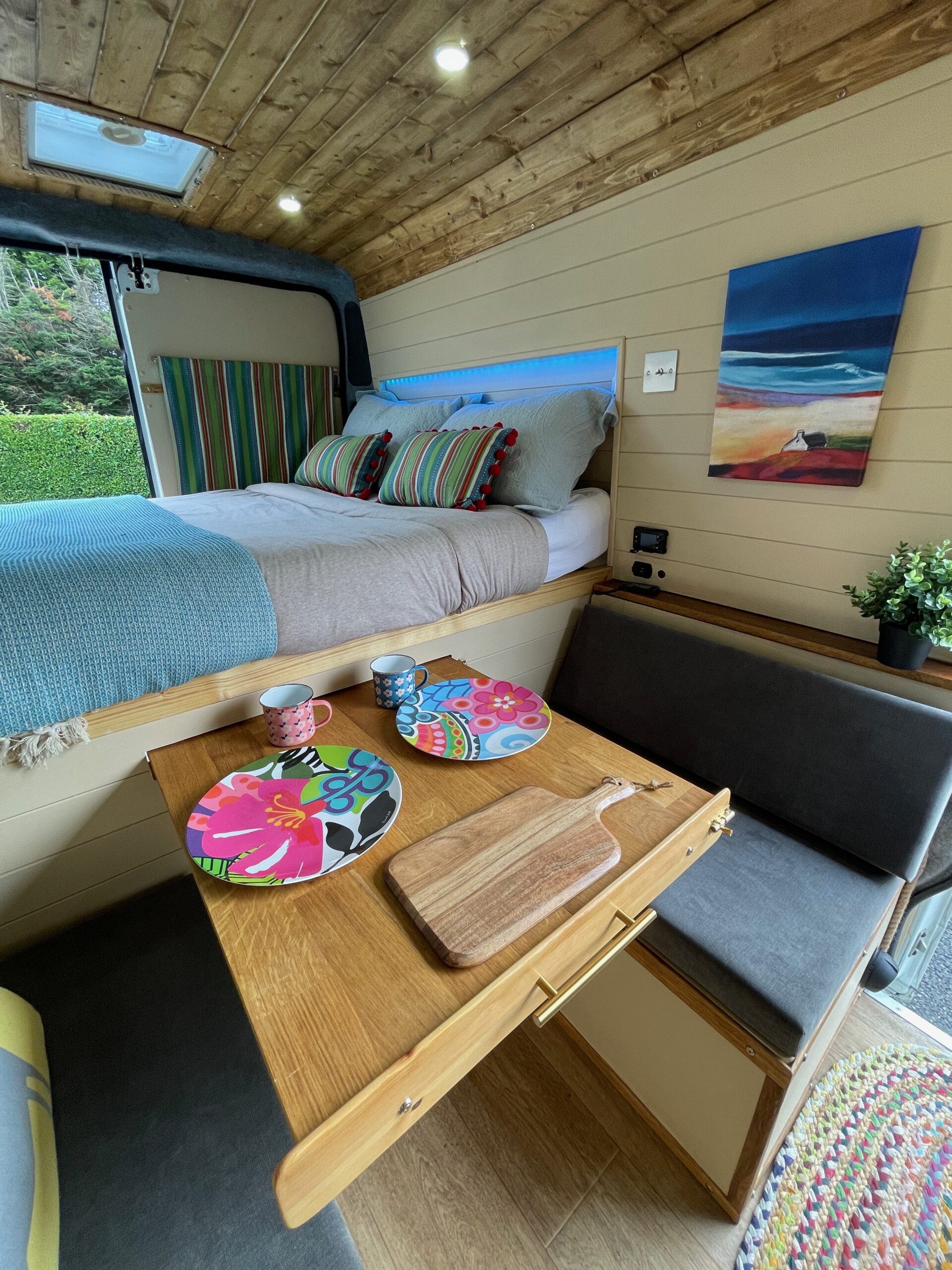 PROFESSIONALLY BUILT LOW MILEAGE EXCELLENT SPEC OFF GRID CAMPERVAN ...