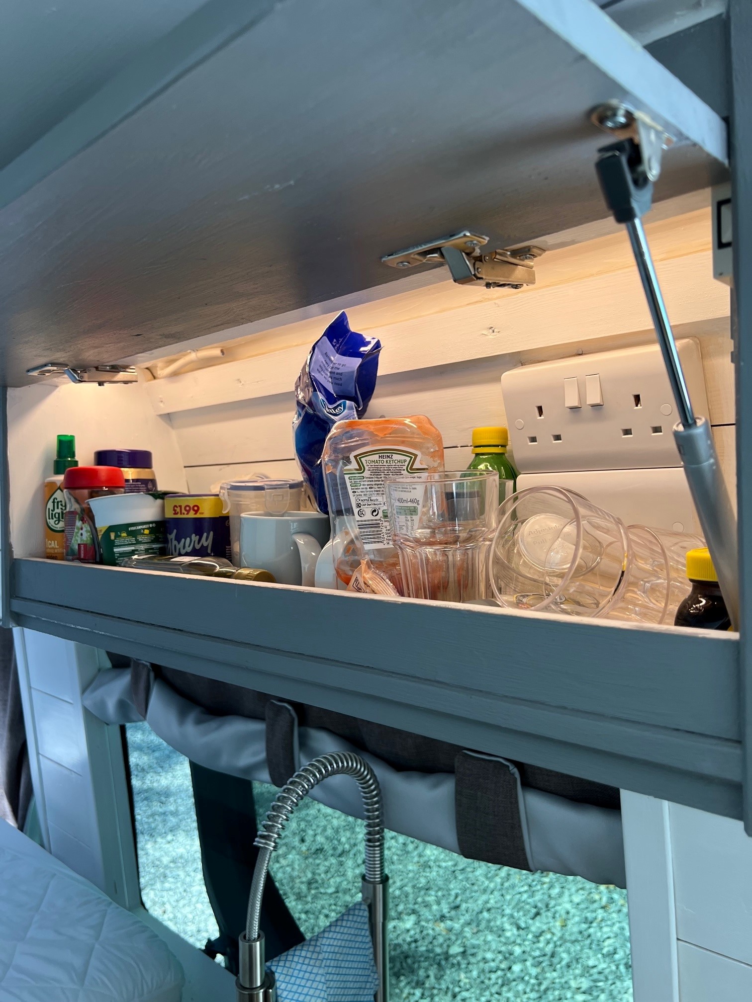 2017/67 Euro 6 Mercedes Sprinter Camper - Off Grid Victron Energy ...