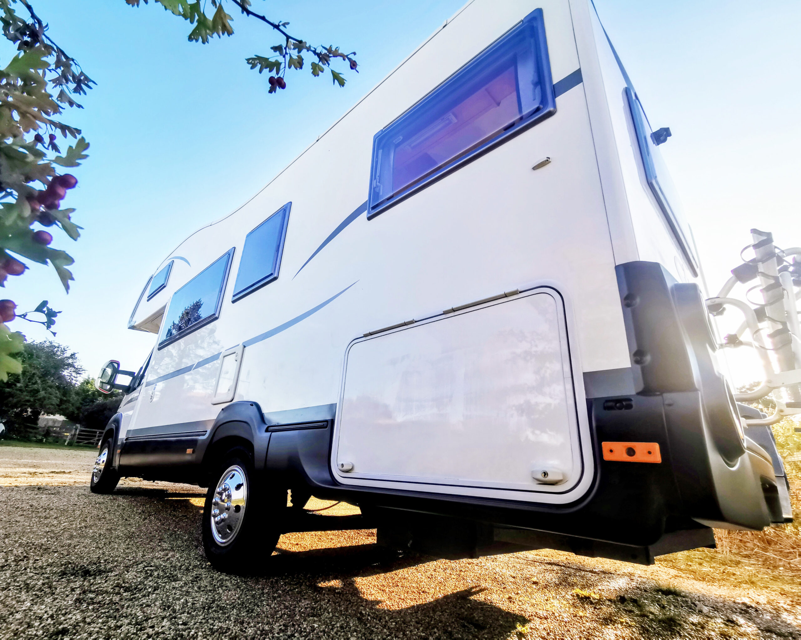 Beautiful Bright Luxury Motorhome Campervan, Fixed Bed, 6 Berth, 3500kg ...