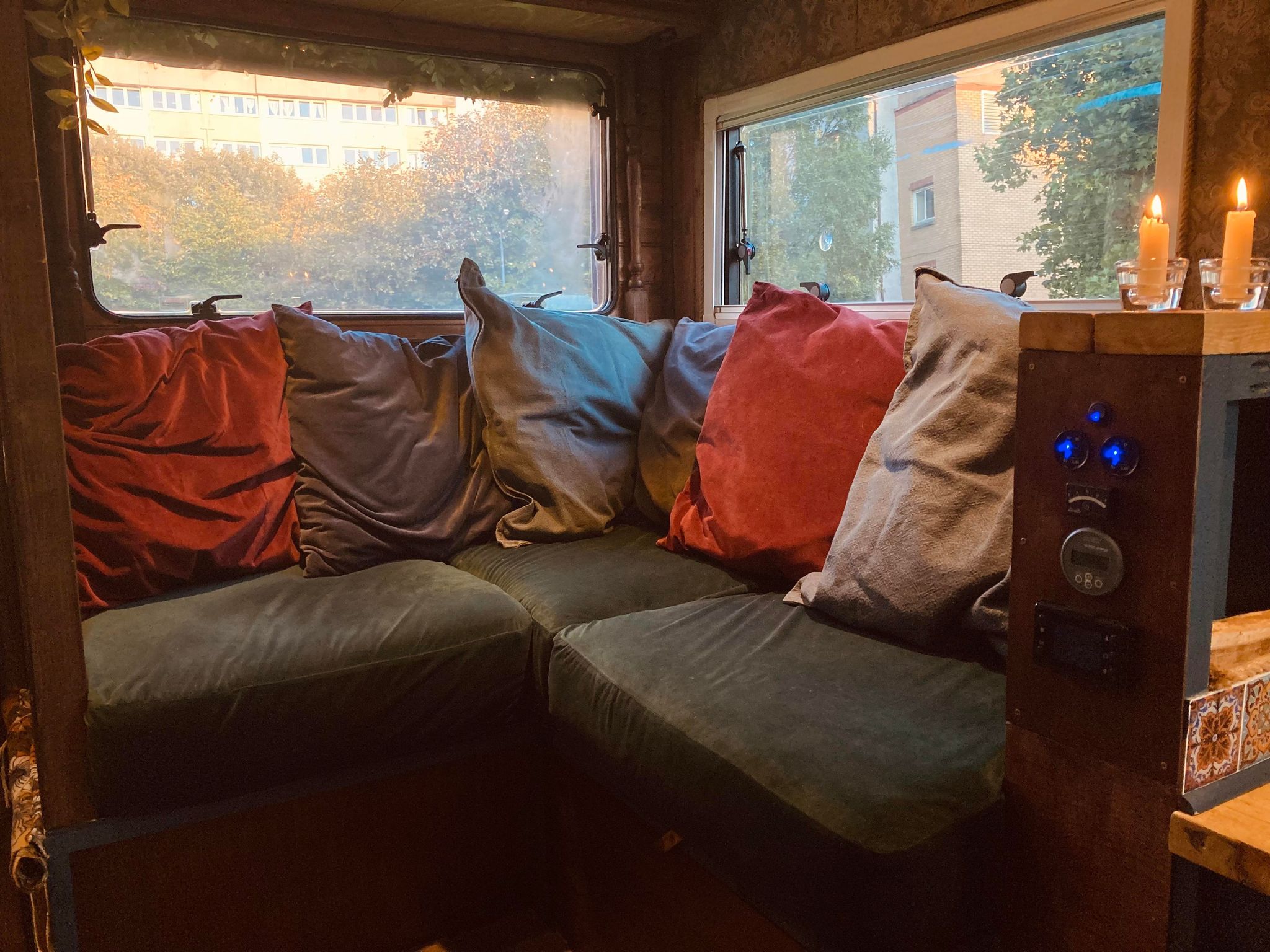 **Reduced** Fern Beautiful Off Grid Live in Luton van. Super cosy tiny ...