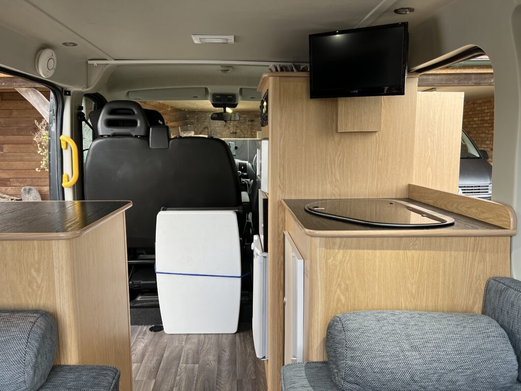 (REDUCED) Off grid, extremely low mileage panel van | Quirky Campers