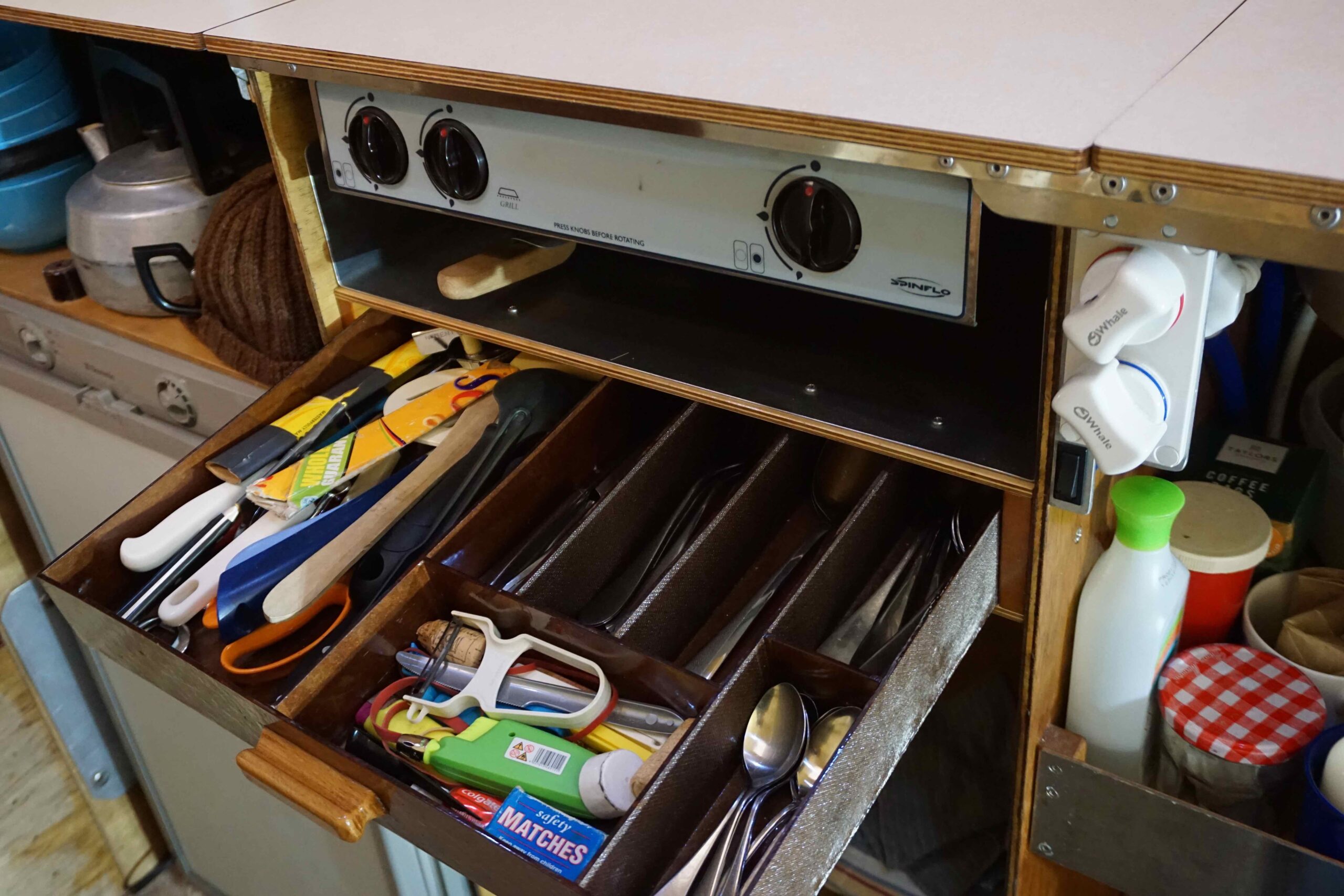 Price Slash: 3 + 2 child berth 6 Seater Sprinter 316. Off grid. Gas ...