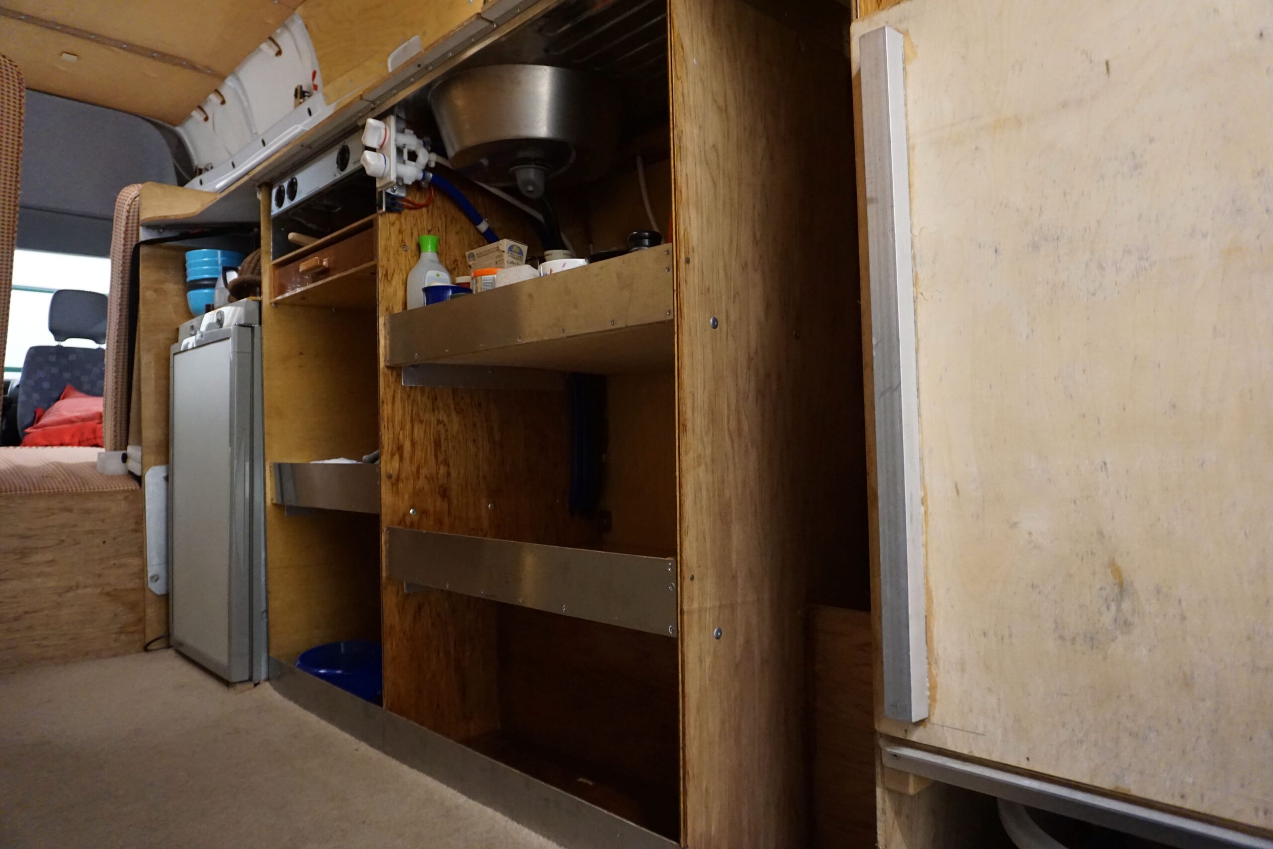 Price Slash: 3 + 2 child berth 6 Seater Sprinter 316. Off grid. Gas ...