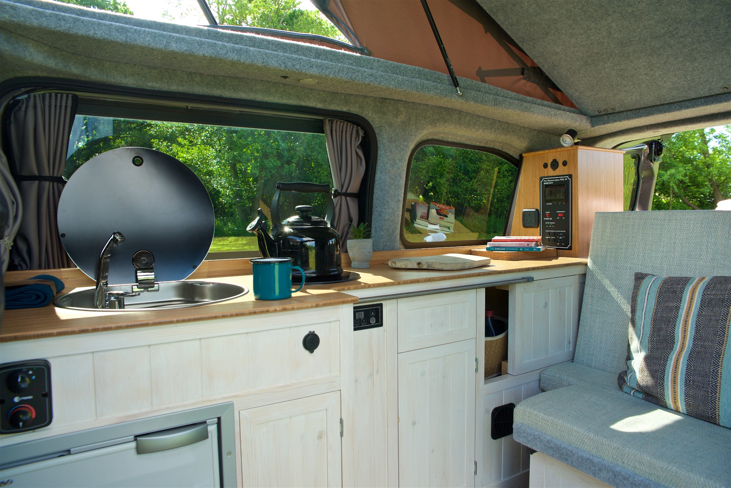 ⚡ All-electric professional conversion Citroen E-Dispatch '21 | Quirky Campers