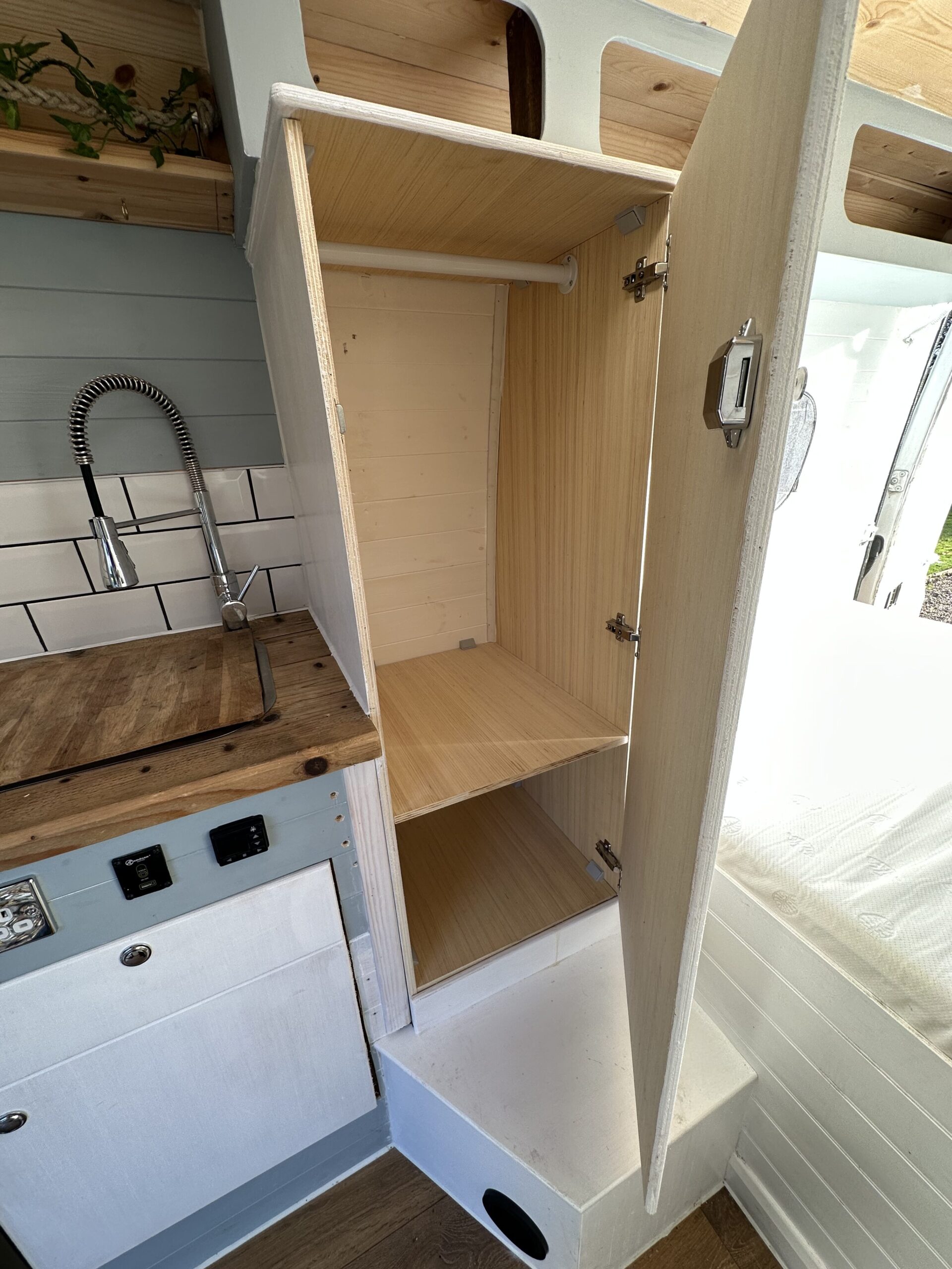 Converted Long Wheel Base Mercedes Sprinter Campervan Offgrid 2012 ...