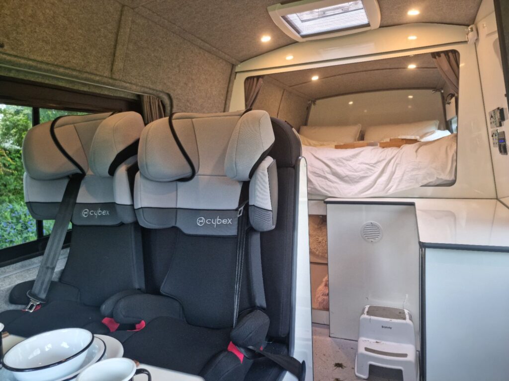 2018 - Professionally converted Mercedes Sprinter - 5-seat, 3-bed ...