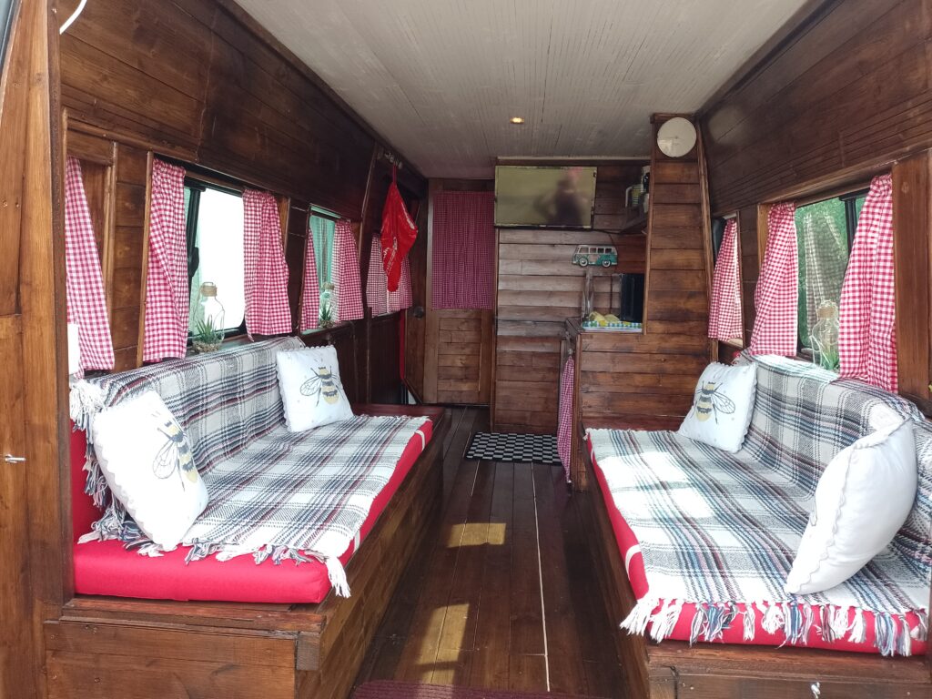 Beautiful Bespoke “Log Cabin” Style Camper ( OFFERS CONSIDERED ...