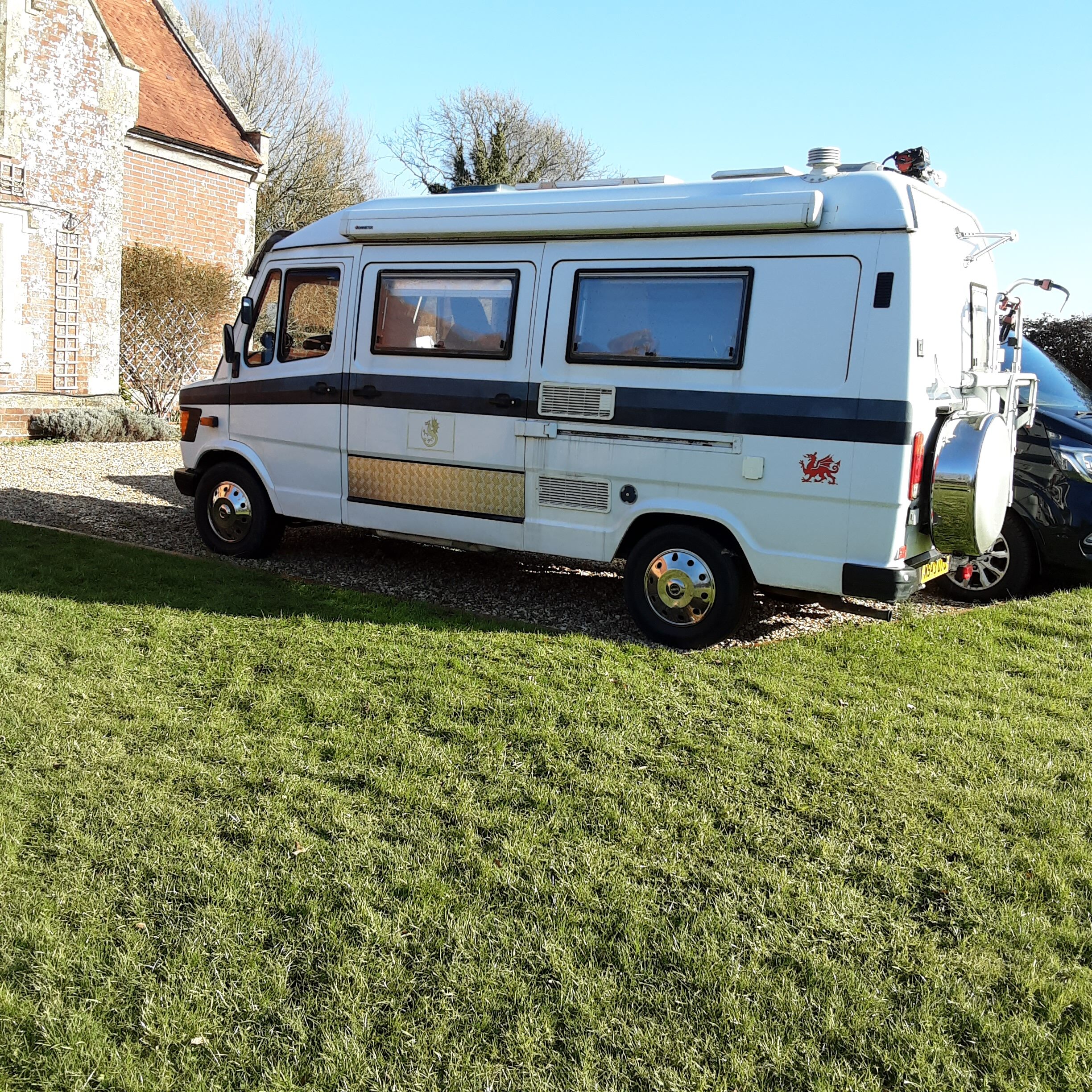 1995 Mercedes Benz 310 2.9d Campervan | Quirky Campers