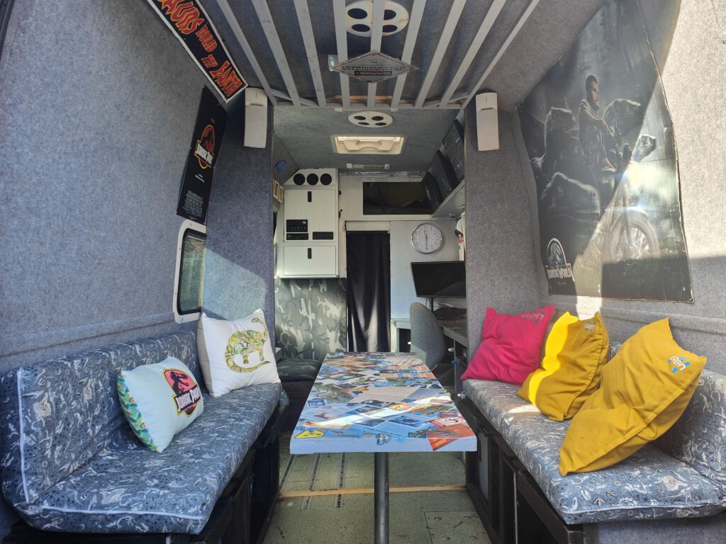 Jurassic World Inspired Asset Containment Unit and Command Centre ...