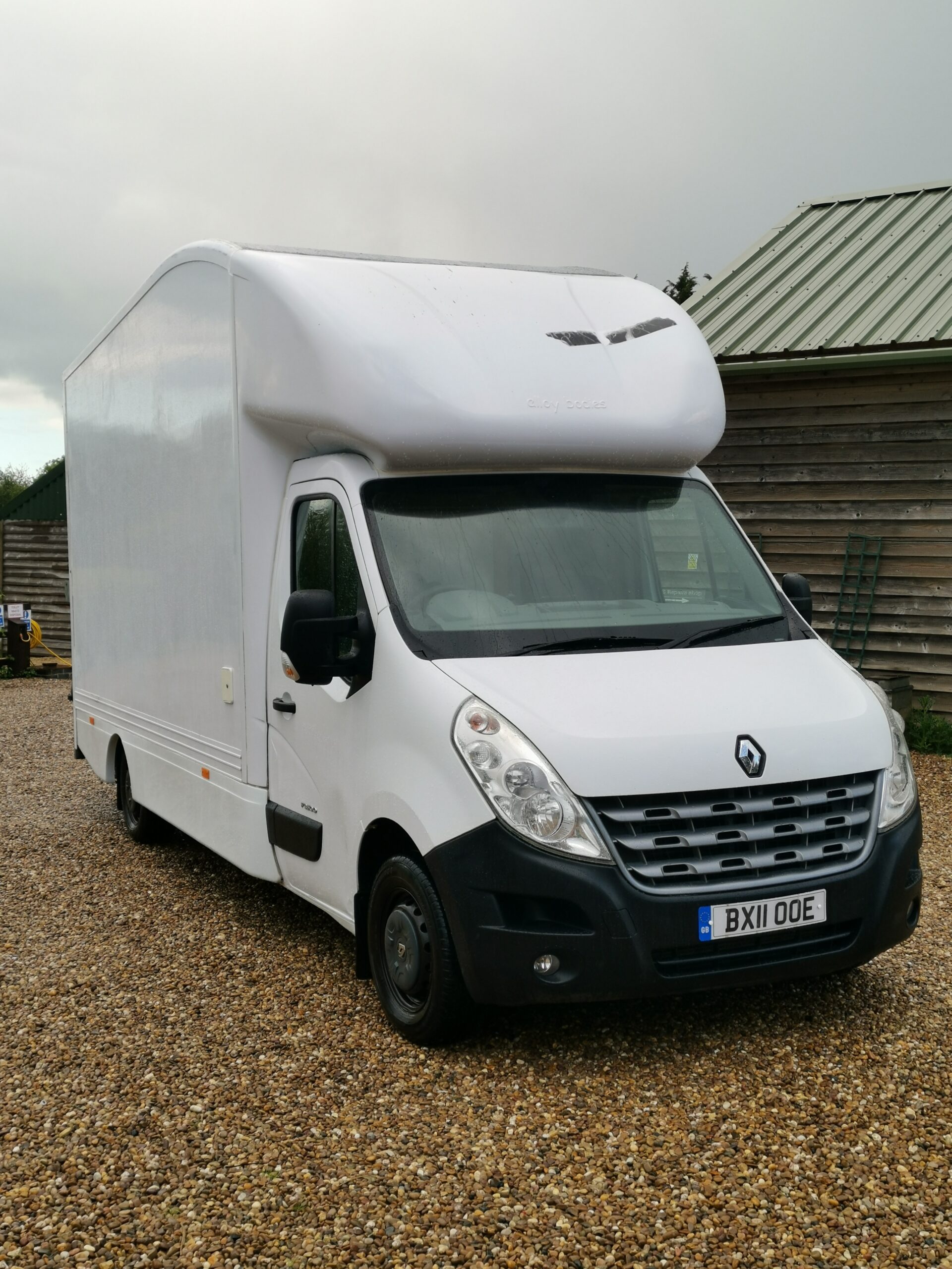 Renault Master Luton 2.3 Full Off Grid - Stealth Campervan (reduced ...