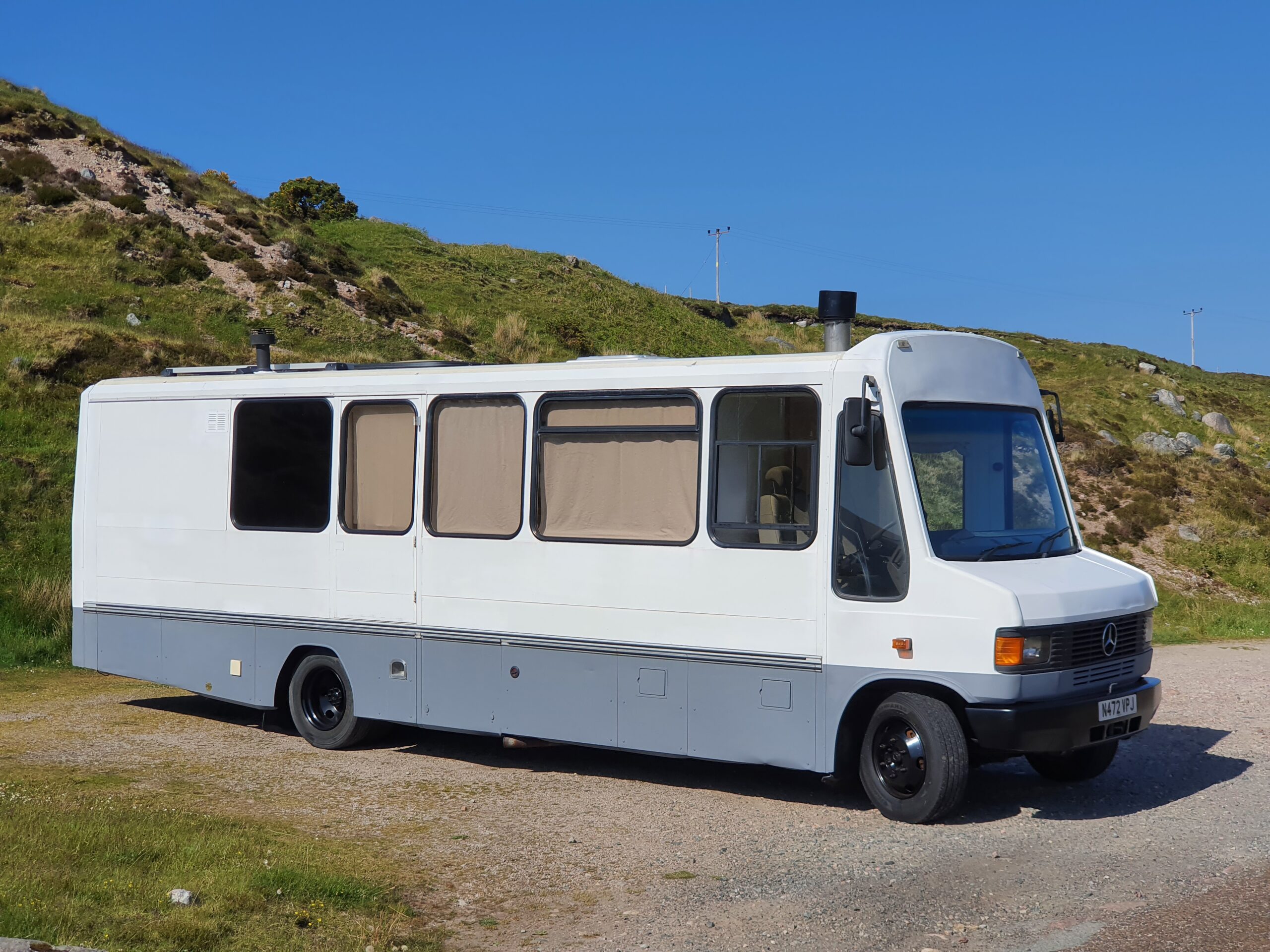 Full time Live in Bus/ Off grid camper/Motorhome - Mercedes 811D ...