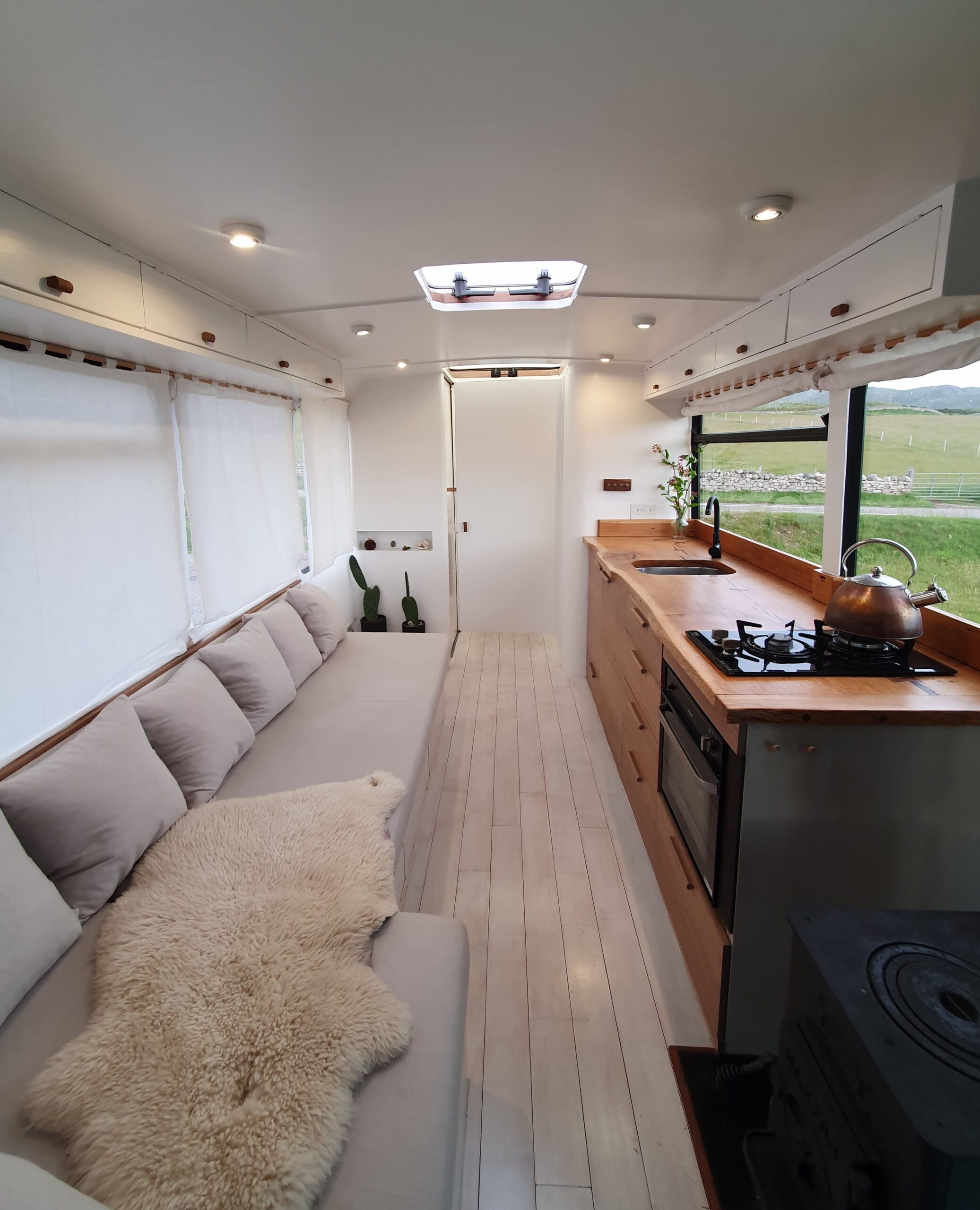 Full time Live in Bus/ Off grid camper/Motorhome - Mercedes 811D ...