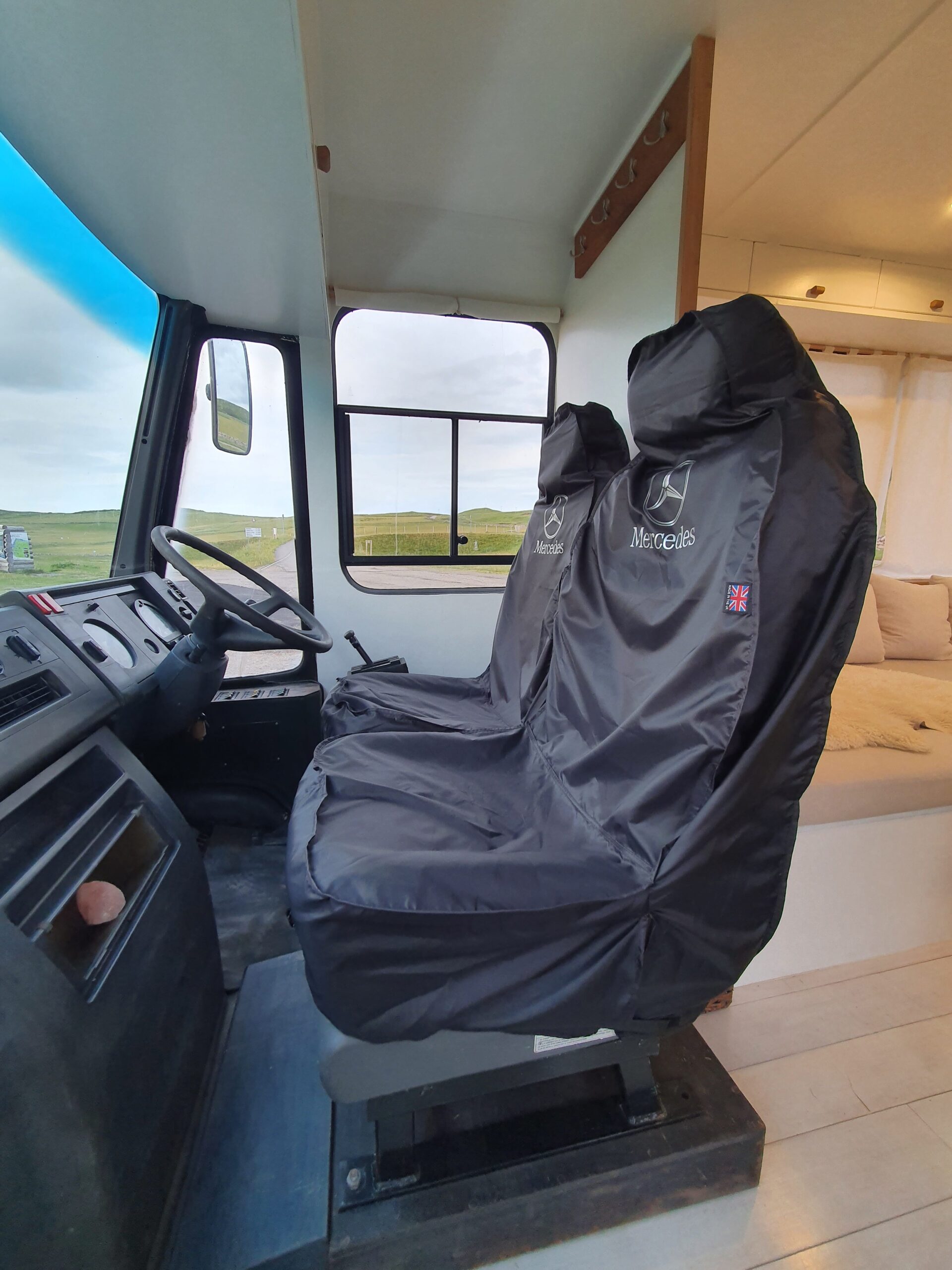 Full time Live in Bus/ Off grid camper/Motorhome - Mercedes 811D ...