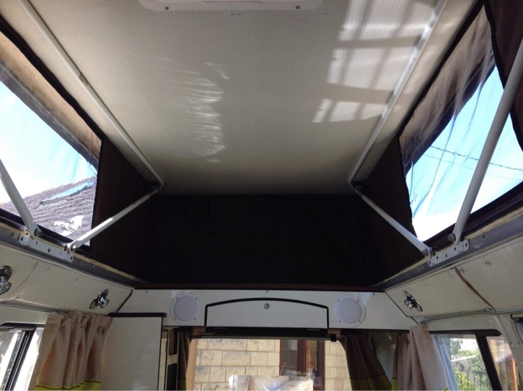 VW T2 Late bay. 2.0l 1979 | Quirky Campers