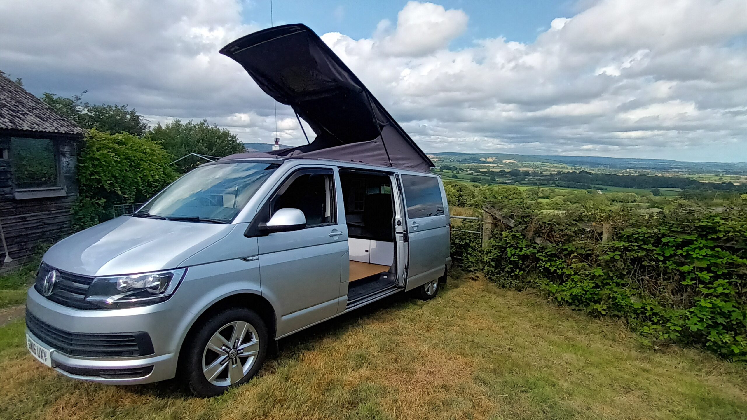 VW T6 LWB Shuttle SE T32 Hand crafted bespoke | Quirky Campers