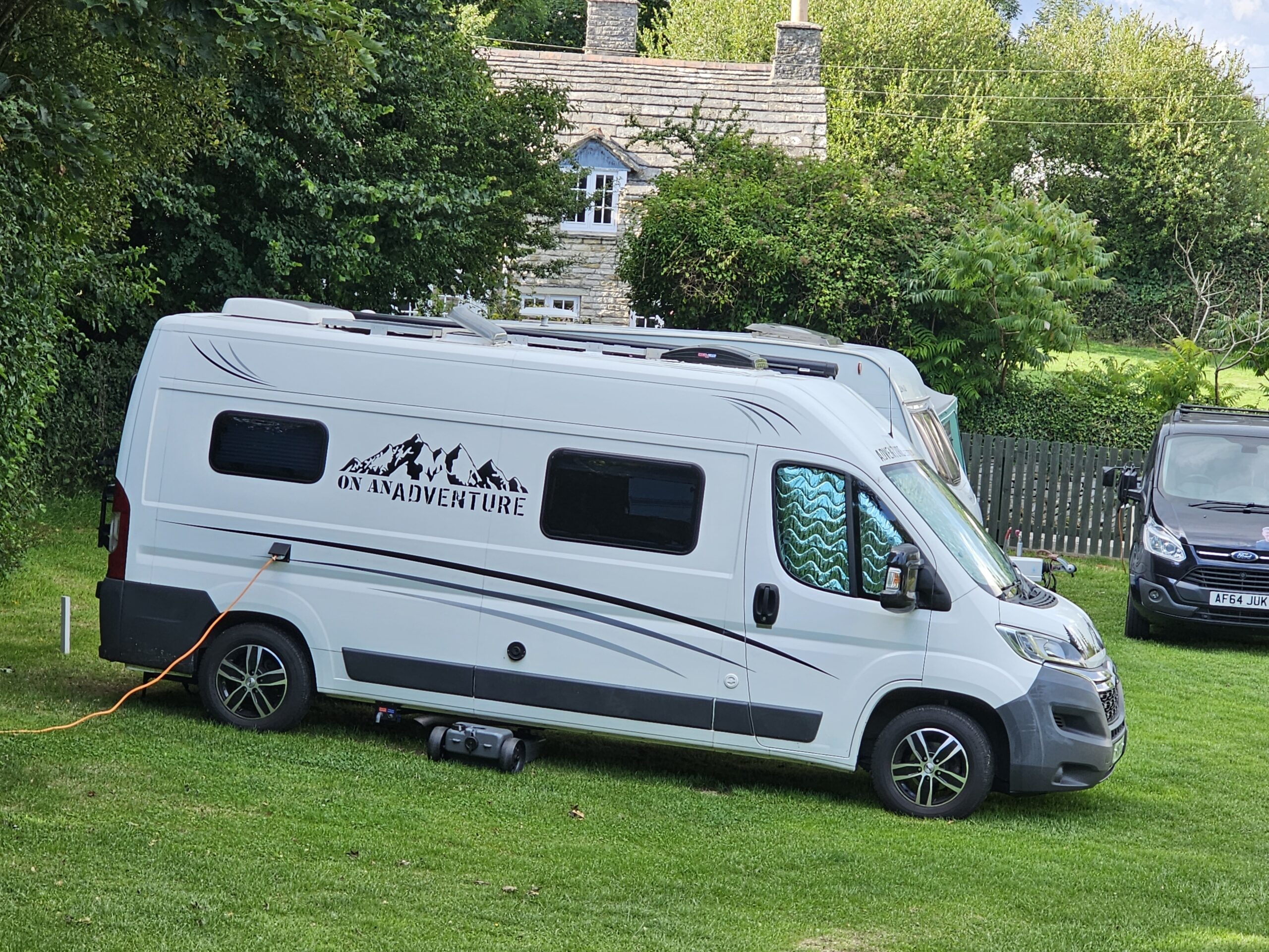 Professionally converted, low milage, off grid, Motorhome | Quirky Campers