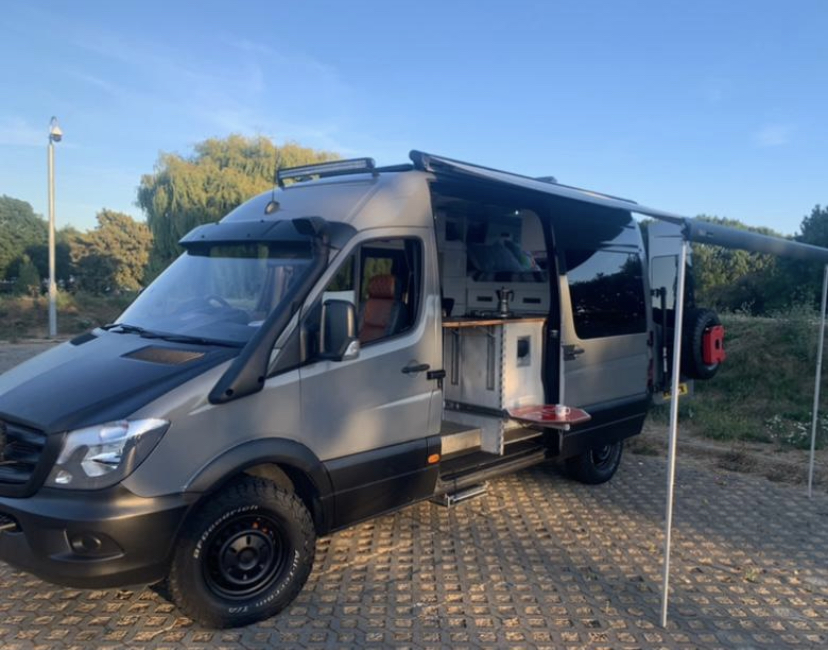 Off grid Amazing Sprinter | Quirky Campers