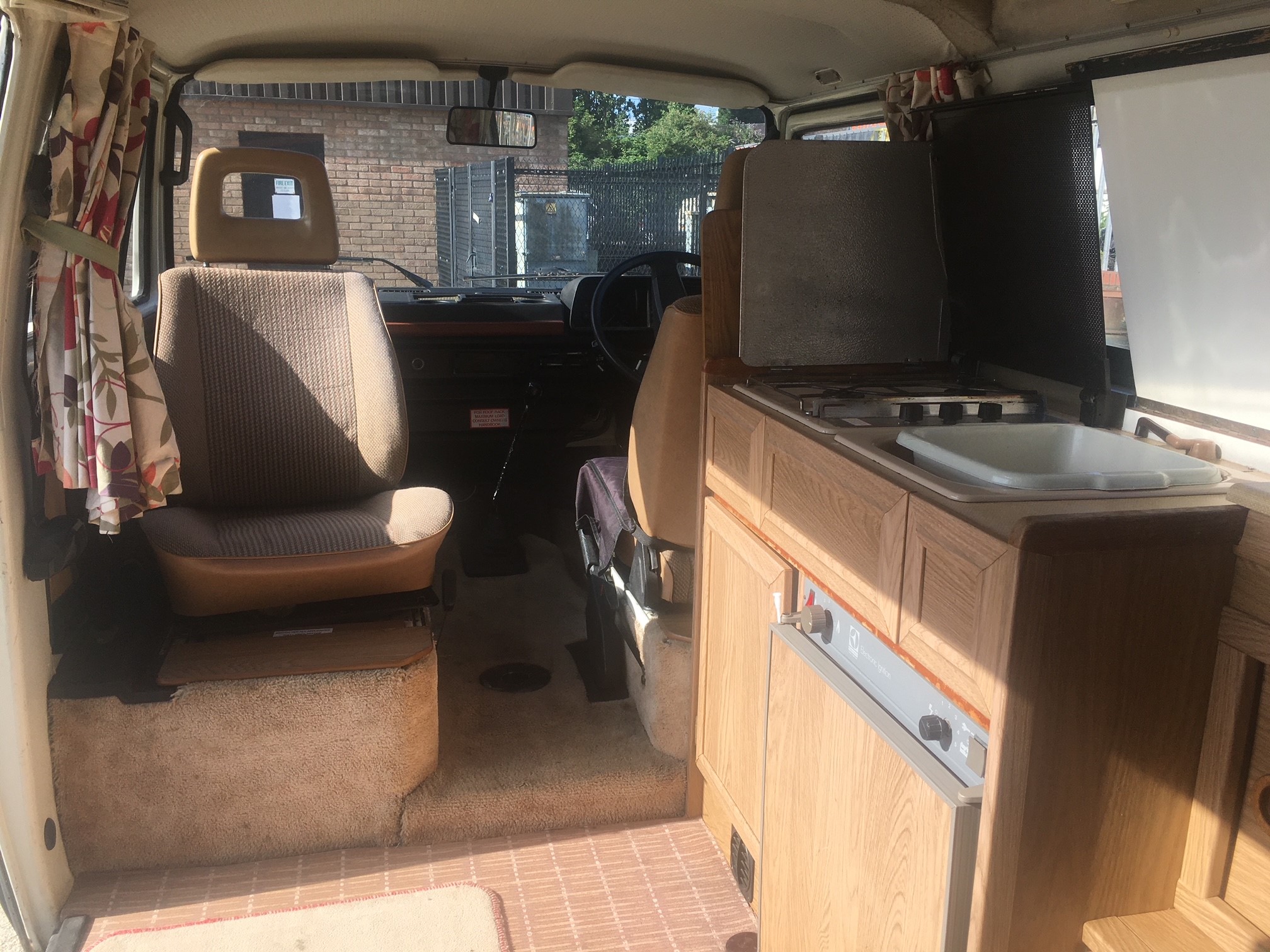 VW T25 HIGH TOP AUTOHOMES KOMET CAMPERVAN | Quirky Campers
