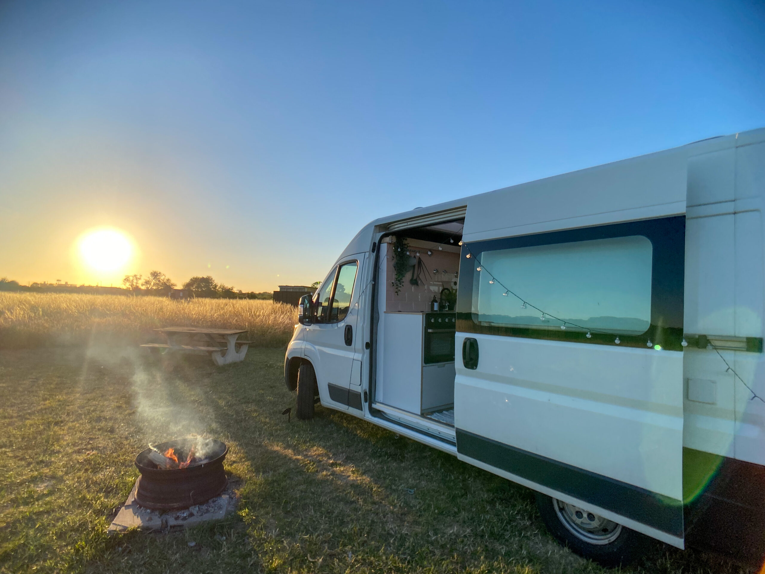 Stunning high-spec, off-grid MWB camper (ULEZ + low mileage) | Quirky ...