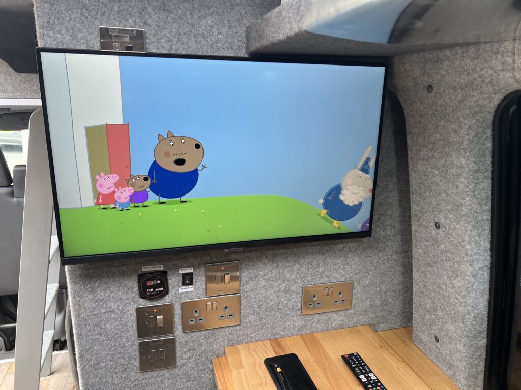 Brand New Conversion Iveco Daily Isis Bus 5 Berth 5 Full Seater Only ...