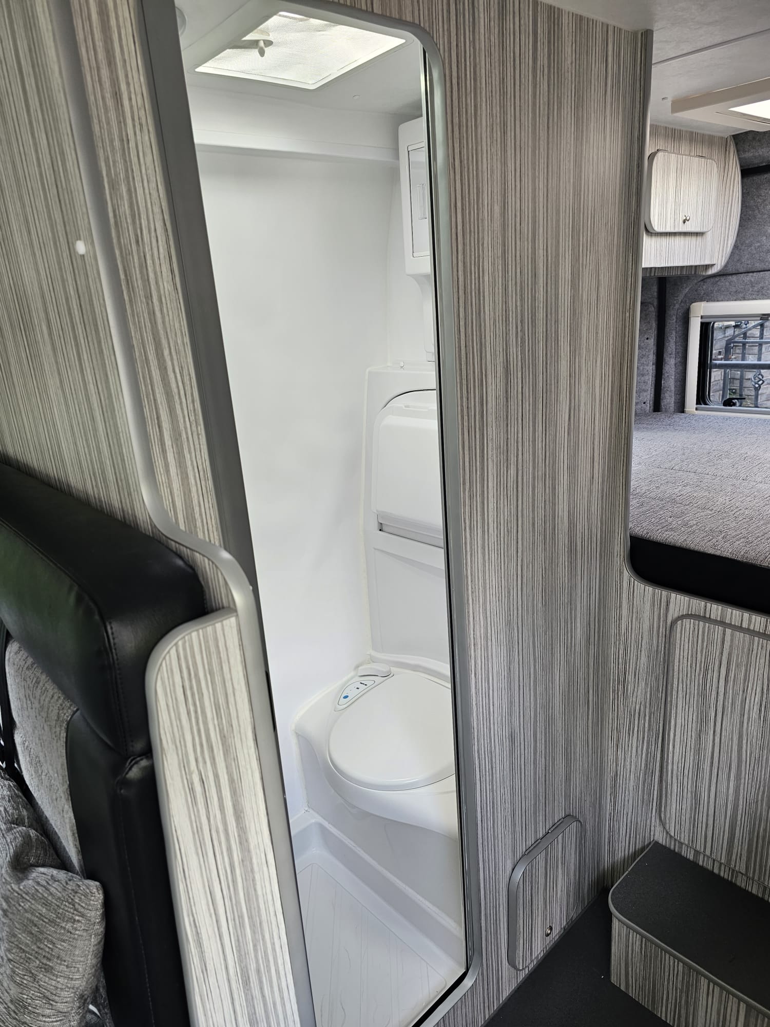 Professionally converted, low milage, off grid, Motorhome | Quirky Campers