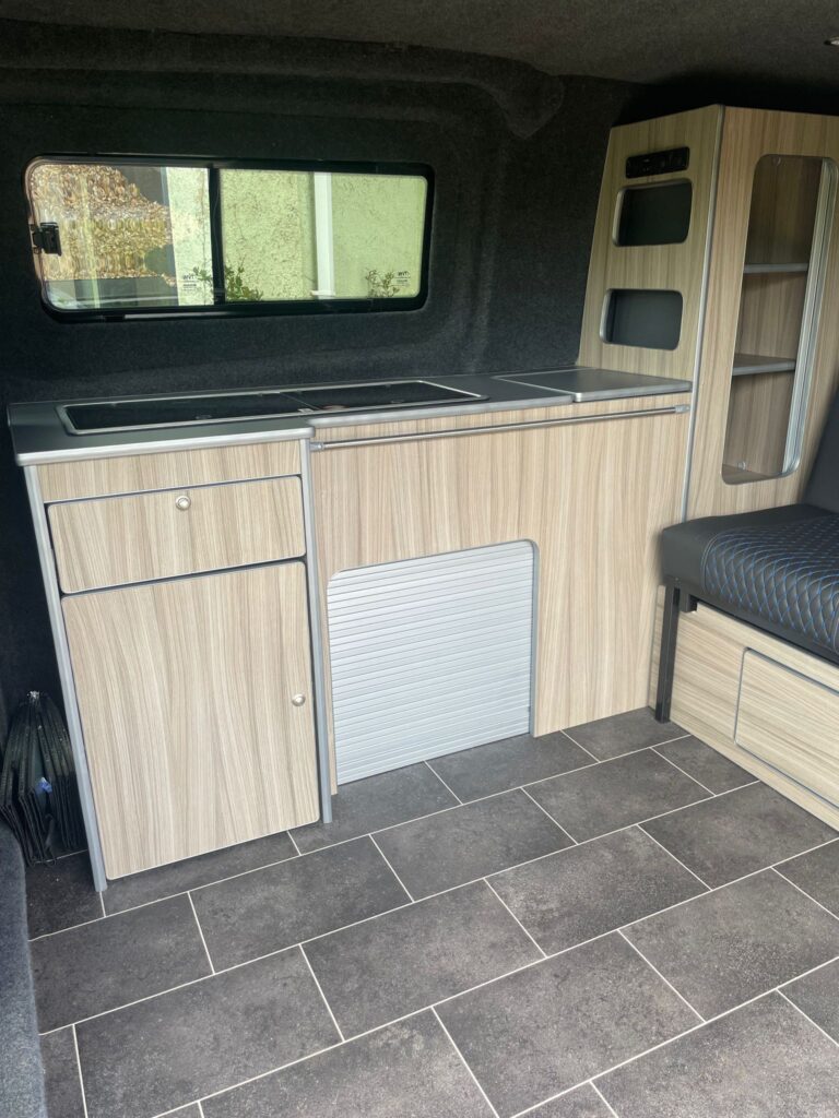 EXPERTLY CONVERTED CAMPER VAN PERFECT FOR THOSE WEEKEND SURF OR CAMPING ...