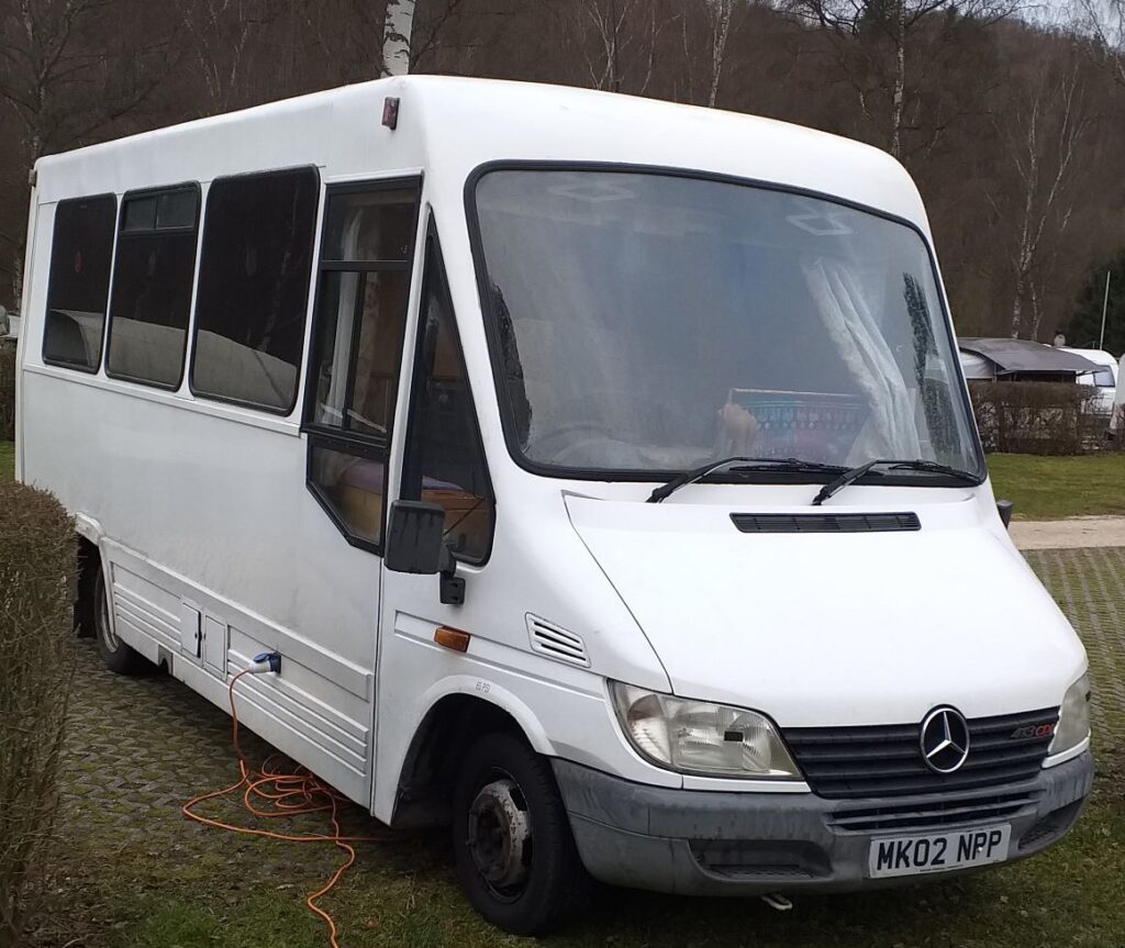Low mileage 2002 Mercedes-Benz SPRINTER 413 CDI Trekabus camper ...