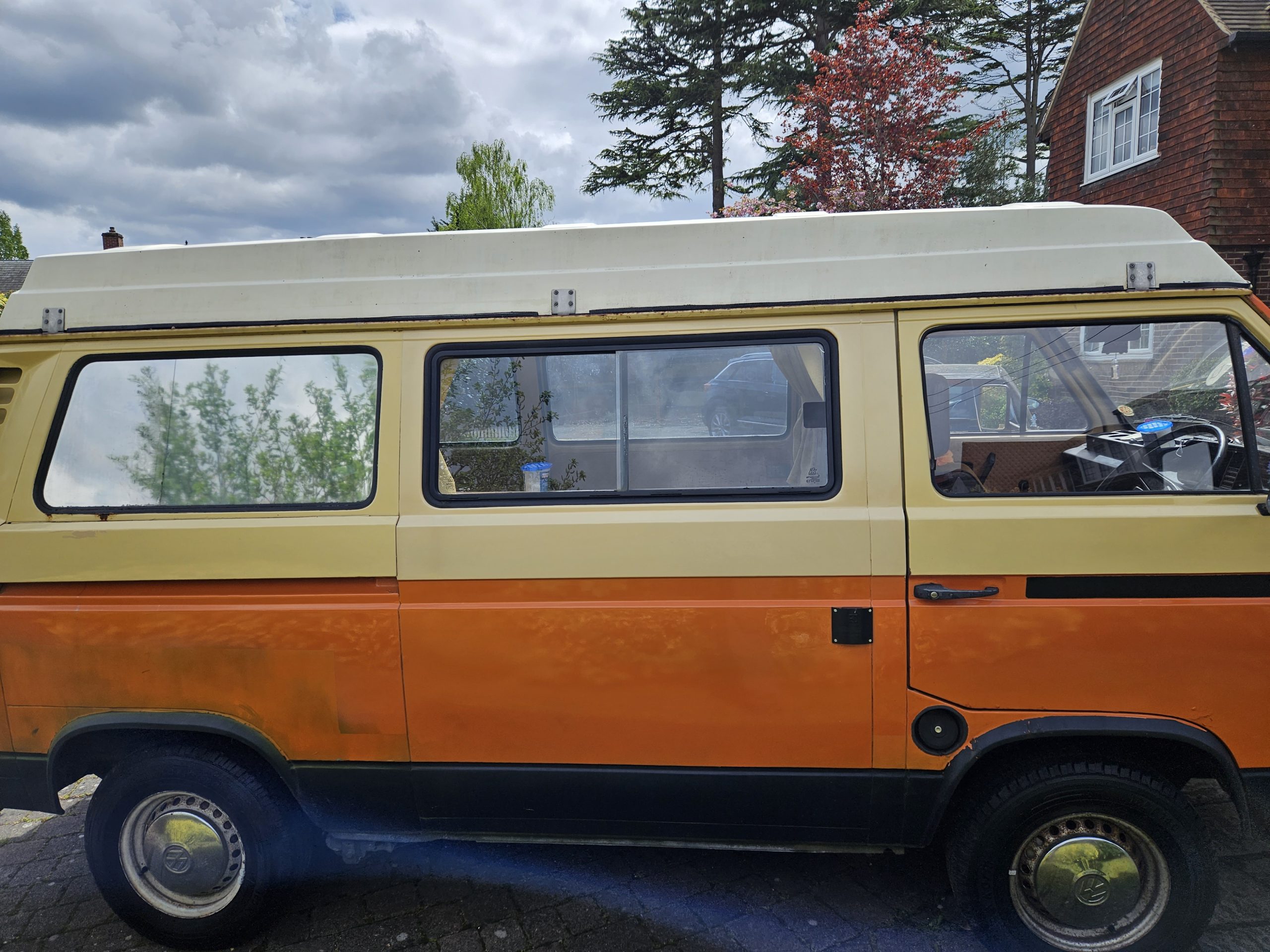 Unique T25 T3 VW Devon Moonraker - Classic Registered | Quirky Campers