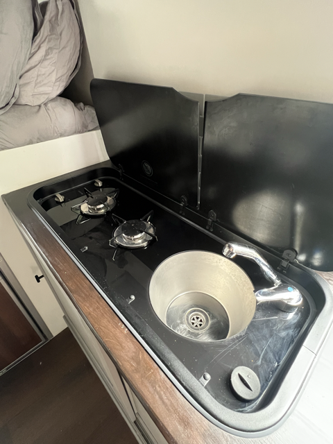 Lizzy! Cosy, fully equipped & off-grid Citroen Relay | Quirky Campers