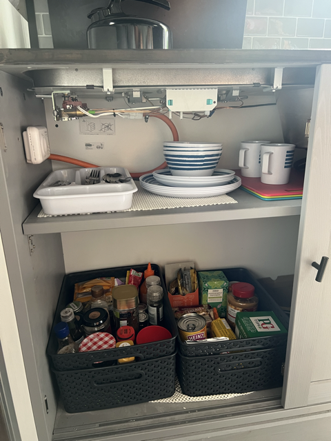 Lizzy! Cosy, fully equipped & off-grid Citroen Relay | Quirky Campers