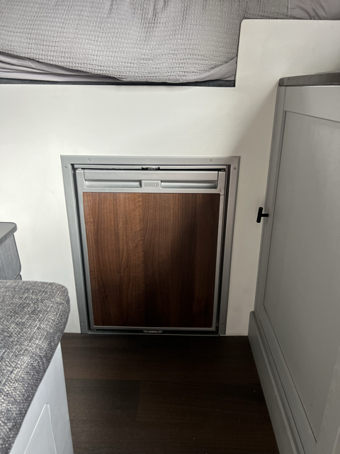 Lizzy! Cosy, fully equipped & off-grid Citroen Relay | Quirky Campers