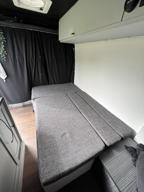 Lizzy! Cosy, fully equipped & off-grid Citroen Relay | Quirky Campers