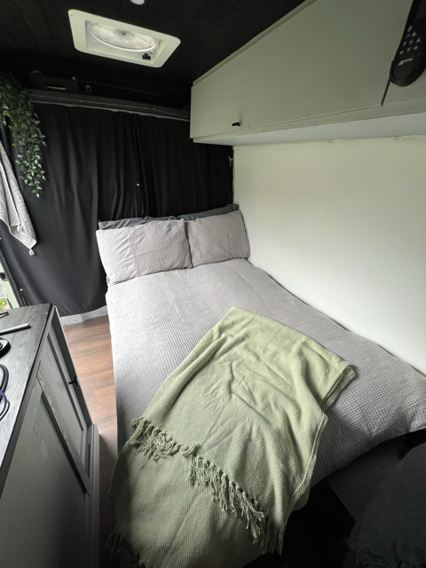 Lizzy! Cosy, fully equipped & off-grid Citroen Relay | Quirky Campers