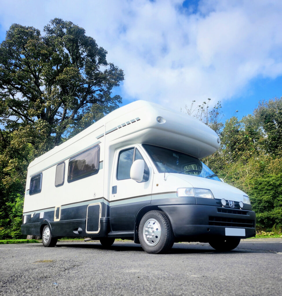 Spacious Luxury Motorhome, U-Shaped Lounge, Sleeps 6, Full MOT - Claim ...