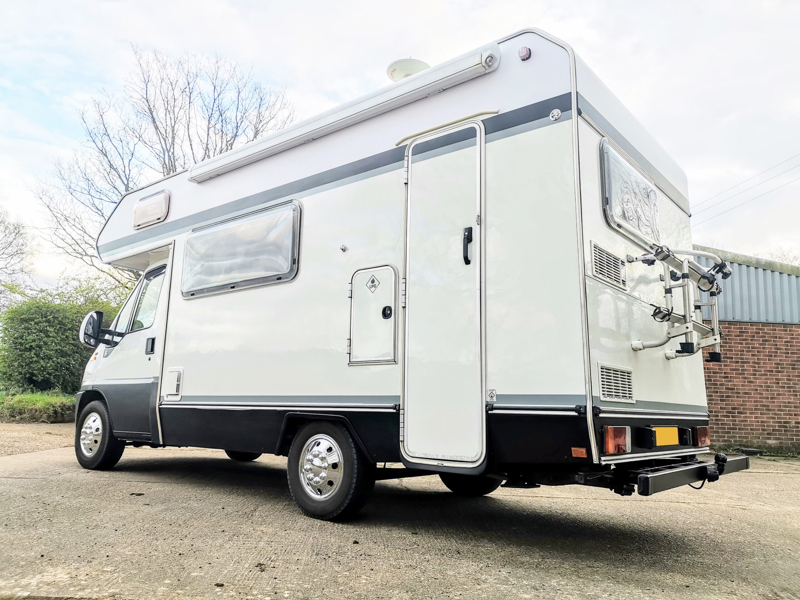 Stunning Motorhome, Full MOT, Wow-Factor Fiat Ducato, Huge Lounge, 5 ...