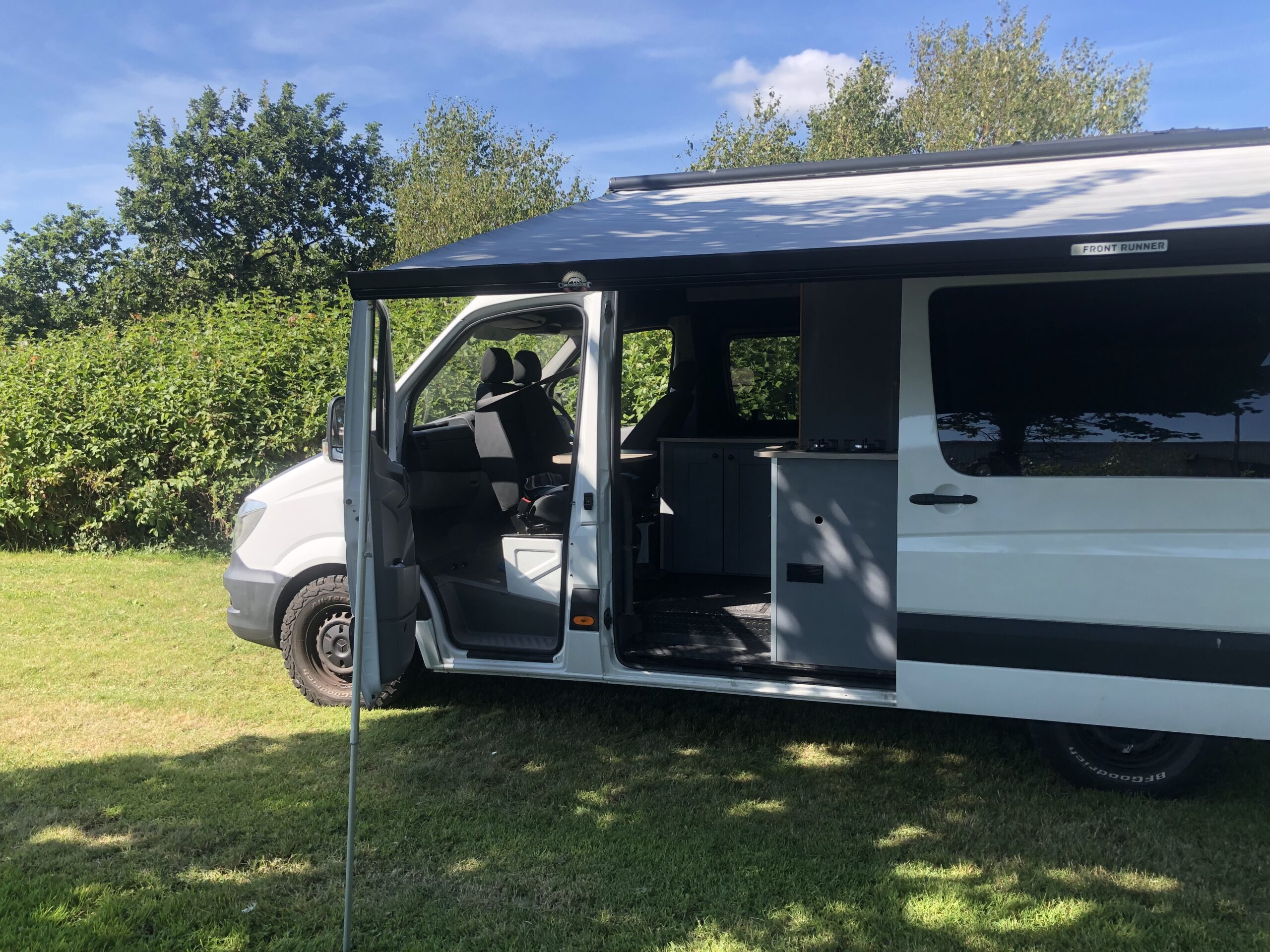 Mercedes sprinter mwb off grid | Quirky Campers