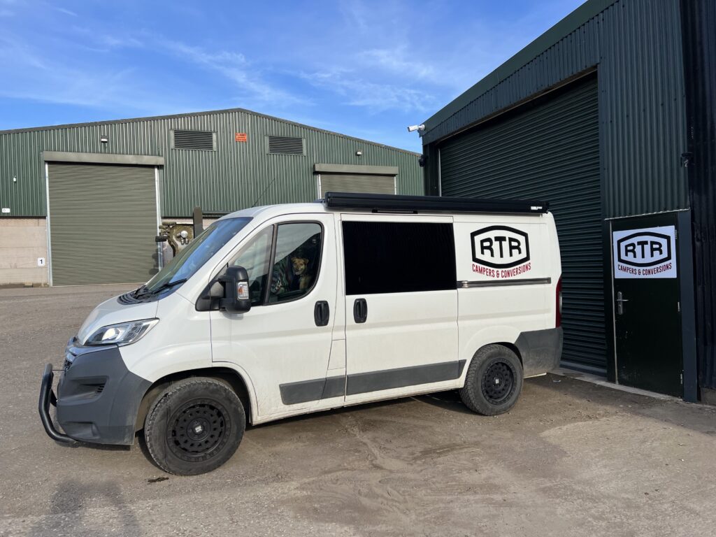 SWB Citroen relay, Off Grid, Full electric lithium install by RTR ...