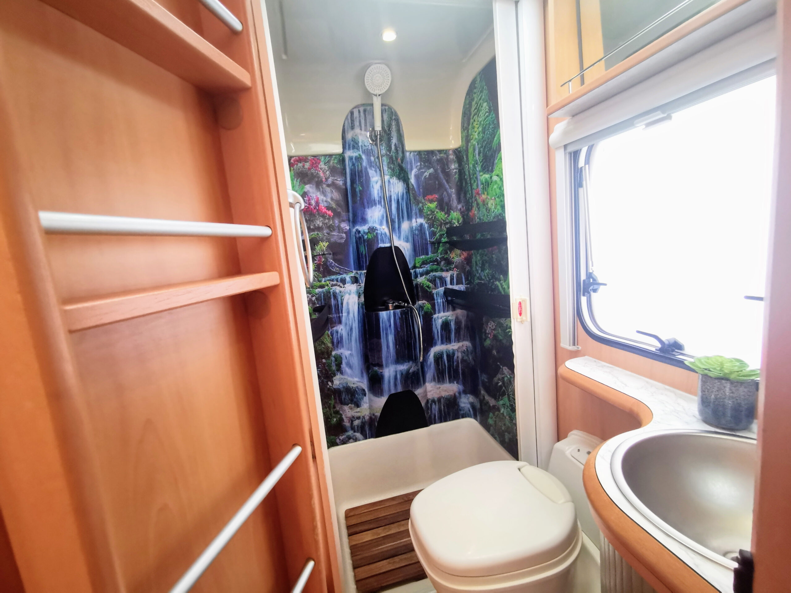 Beautiful Fixed Bed Motorhome Campervan, 4 Berth, Full MOT, Immaculate ...